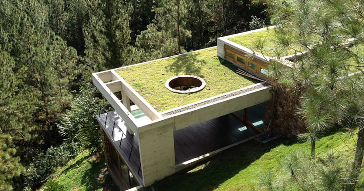 RD House keeps naturally cool inside a Dominican Republic hillside