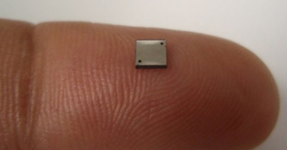 World's smallest working fuel cell