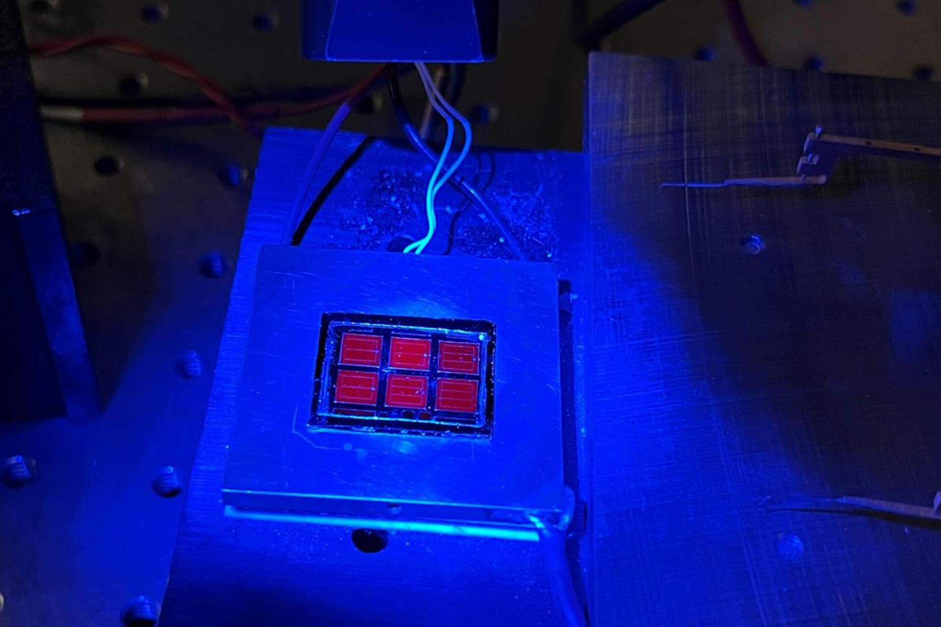 Quantum Well Solar Cell Clocks World Record Efficiency Of Almost 40 quantum-well-solar-cell-clocks-world-record-efficiency-of-almost-40