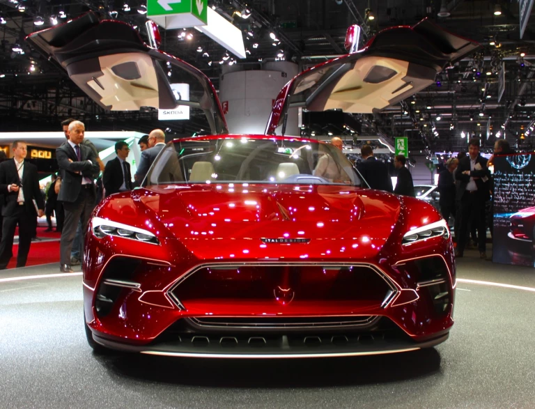 Italdesign blends science and art, with the DaVinci concept