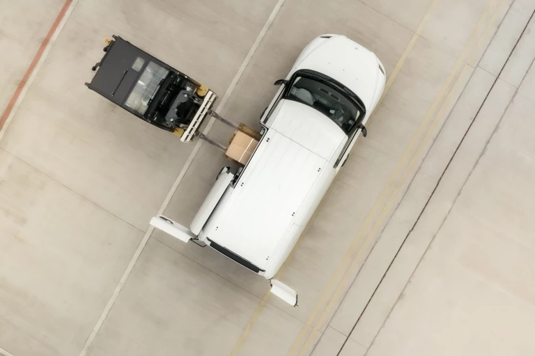 Electric VN5 adds an air of elegance to the light commercial van