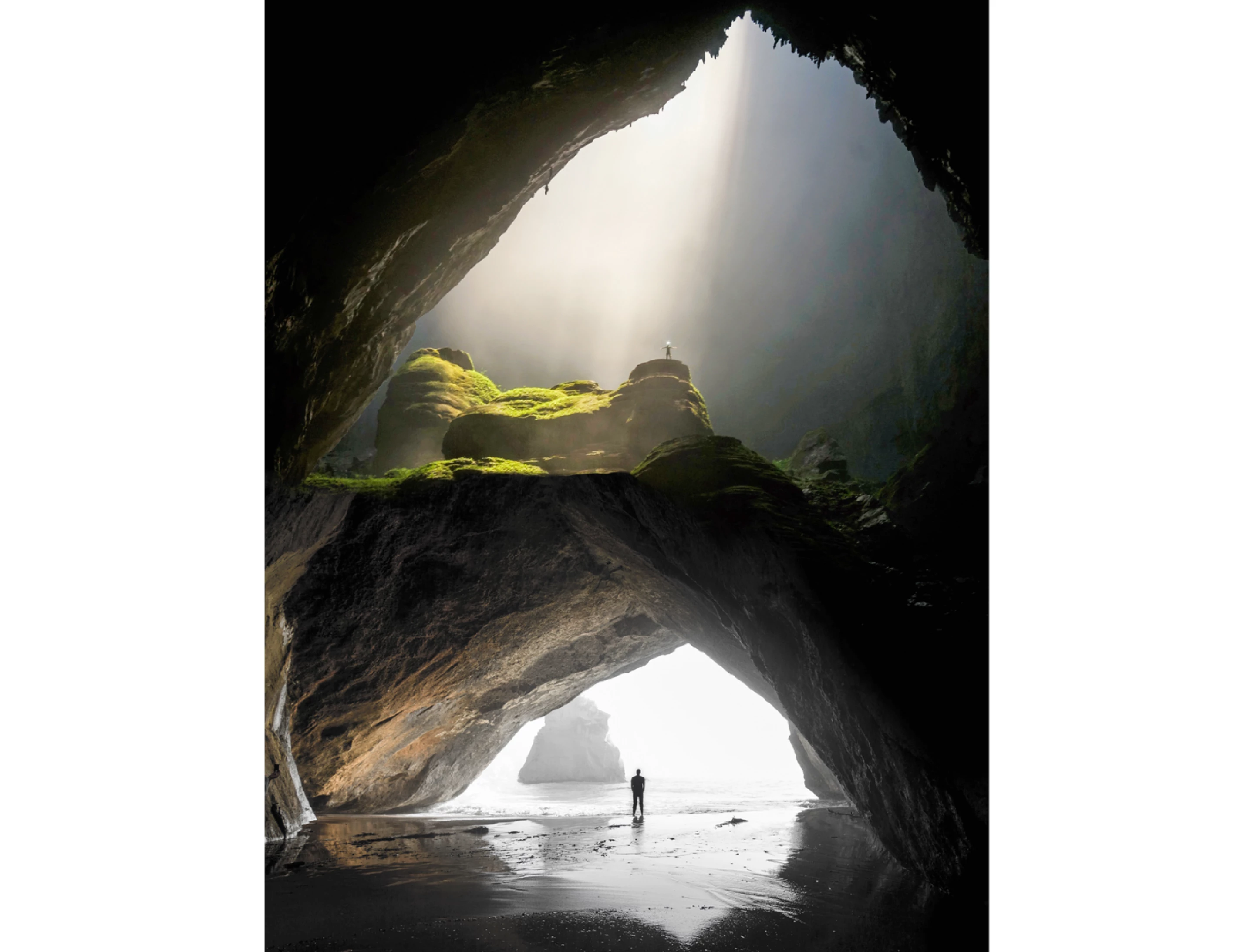 The photomontages of Justin Peters push surrealism into the 21st century