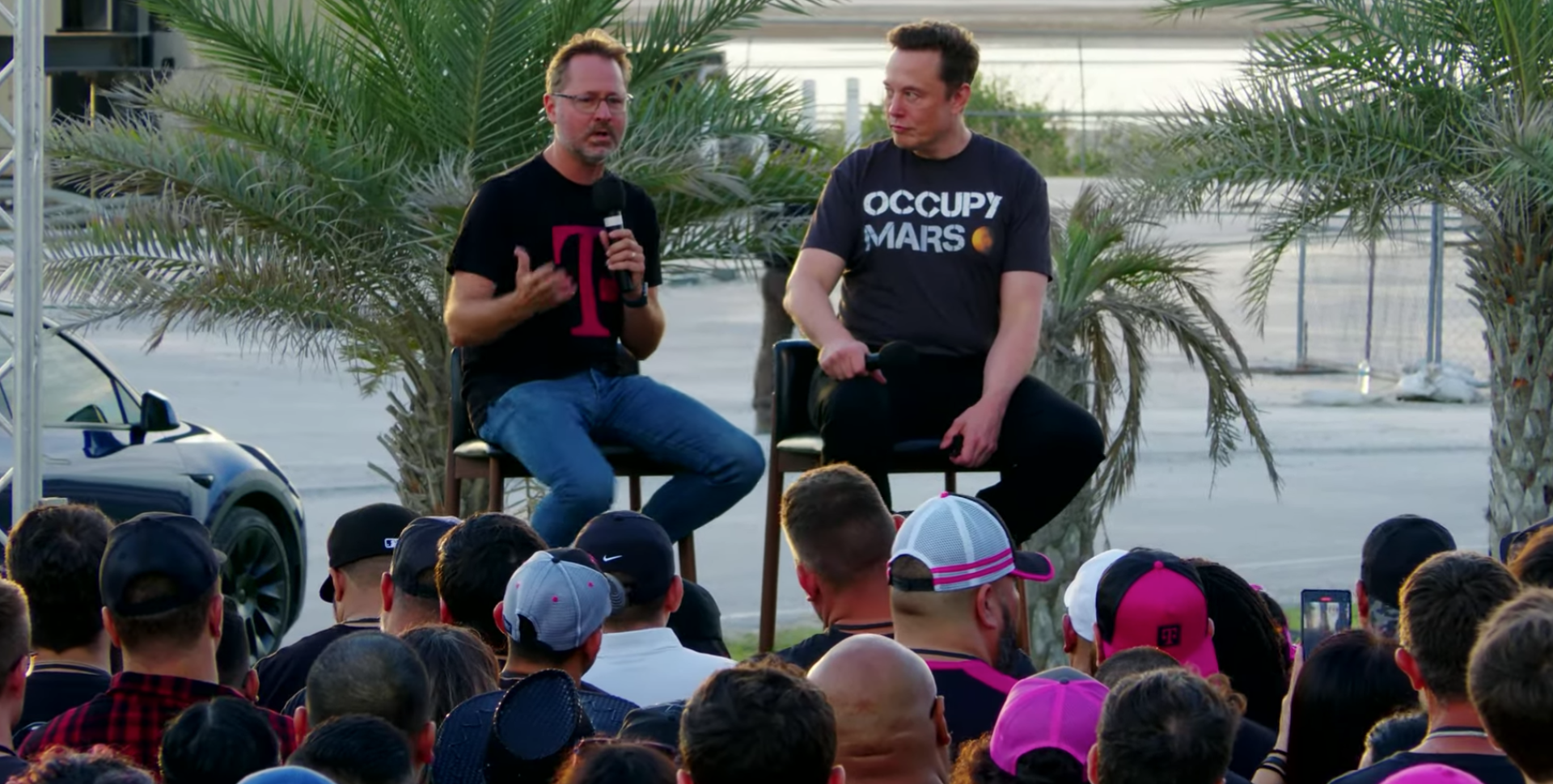 Spacex Teams Up With T Mobile To Fill Cellular Dead Spots With Starlink