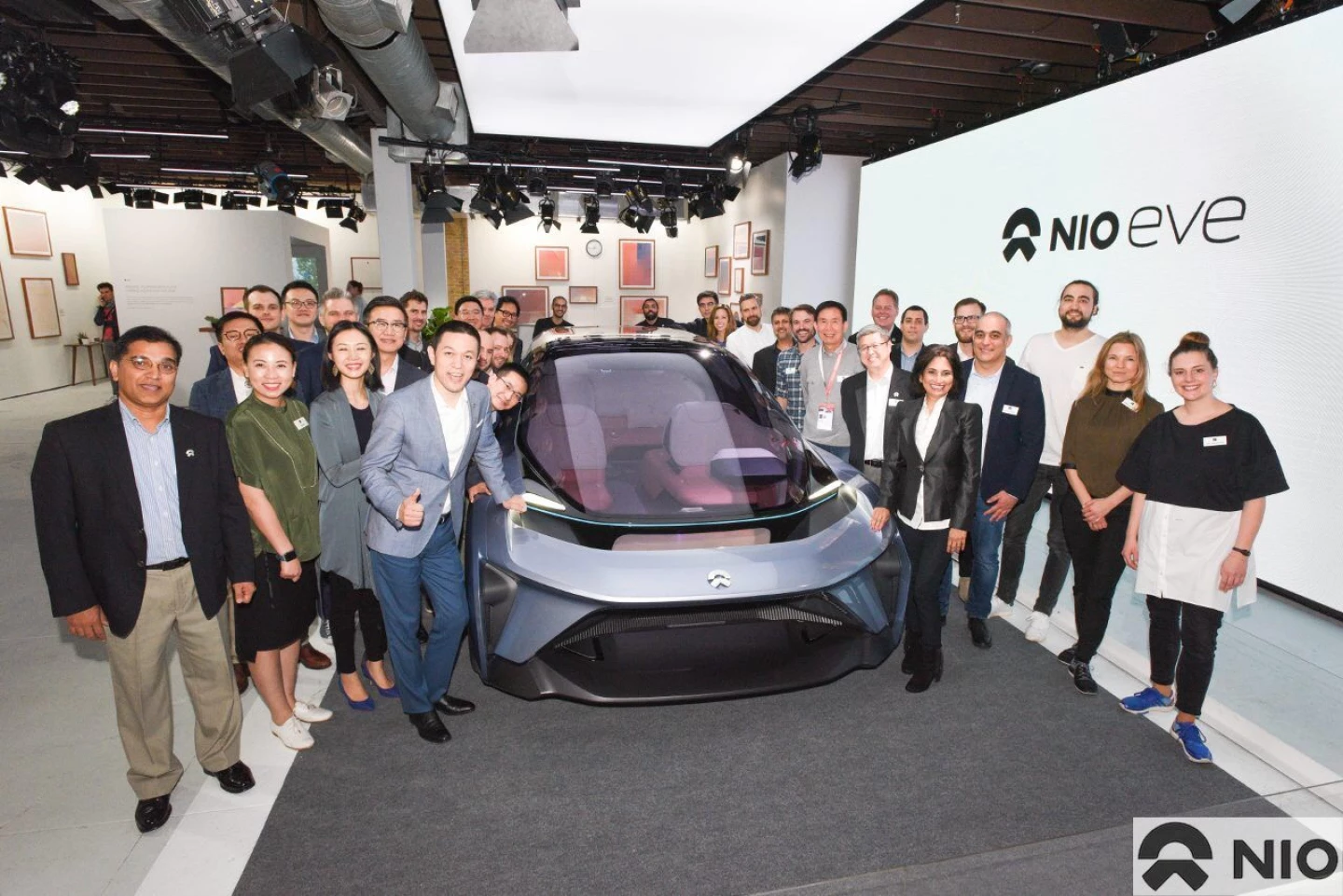 Eve "vision car" opens new door on autonomous car design