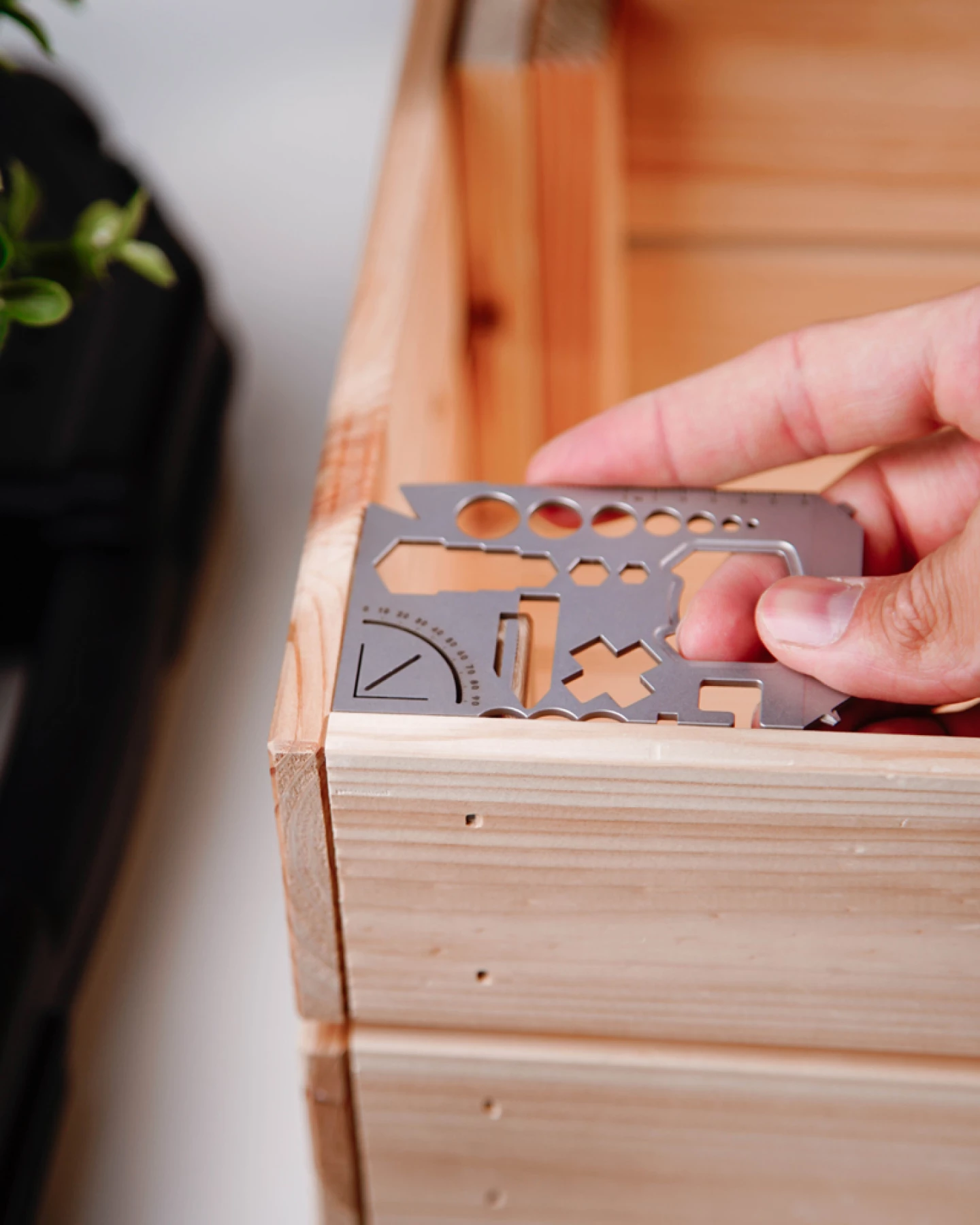 MultiCard Multitool slides out of your wallet to perform over 21 tasks