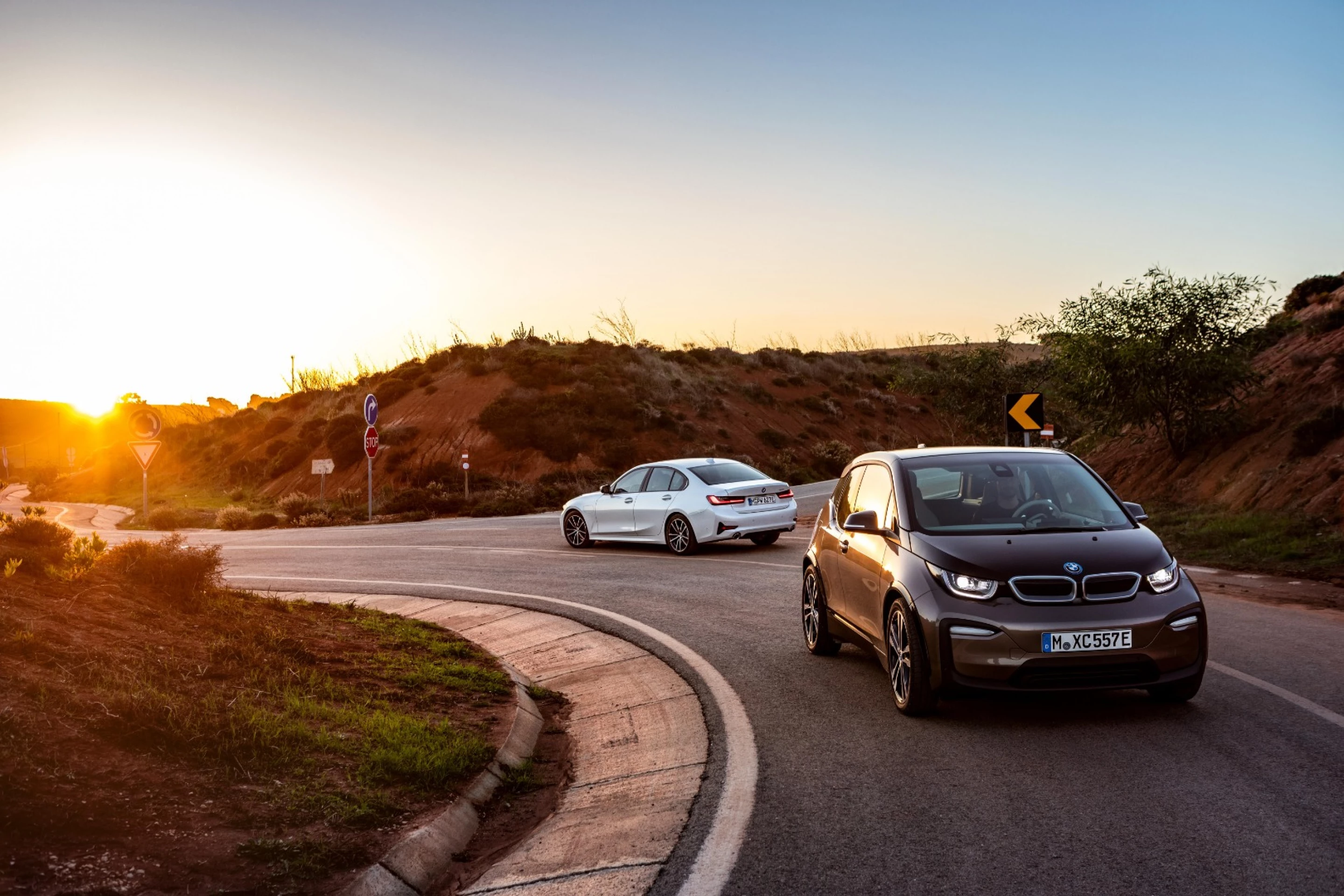 BMW adds plug-in hybrid 330e to its 3-series lineup