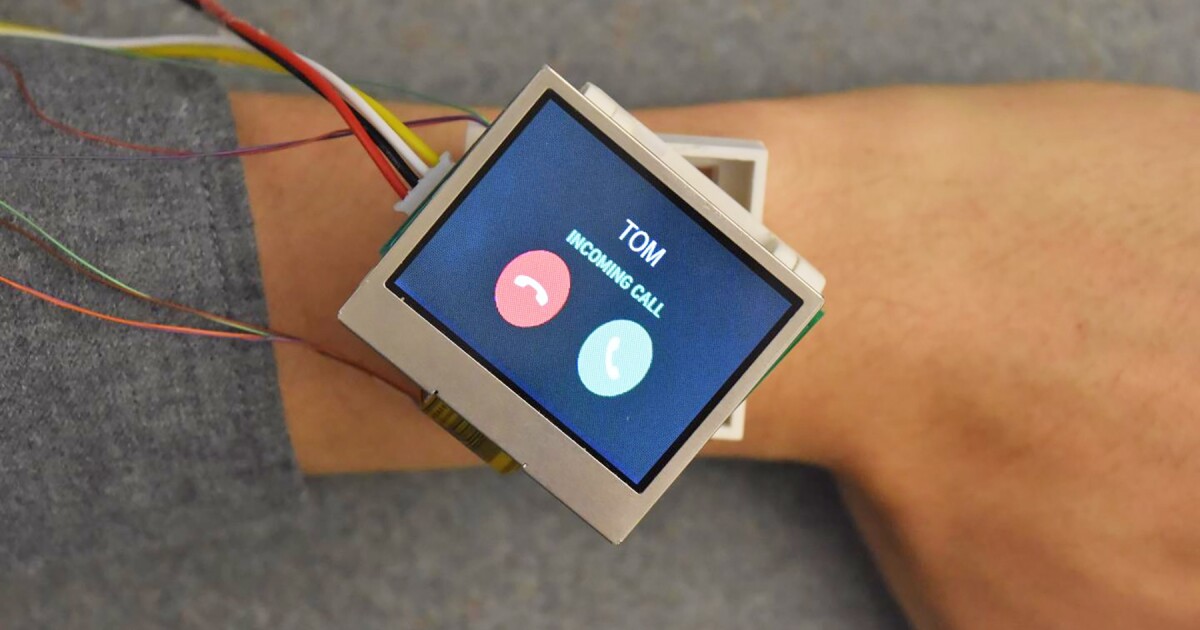 Smartwatch prototype has all the moves for grabbing your attention
