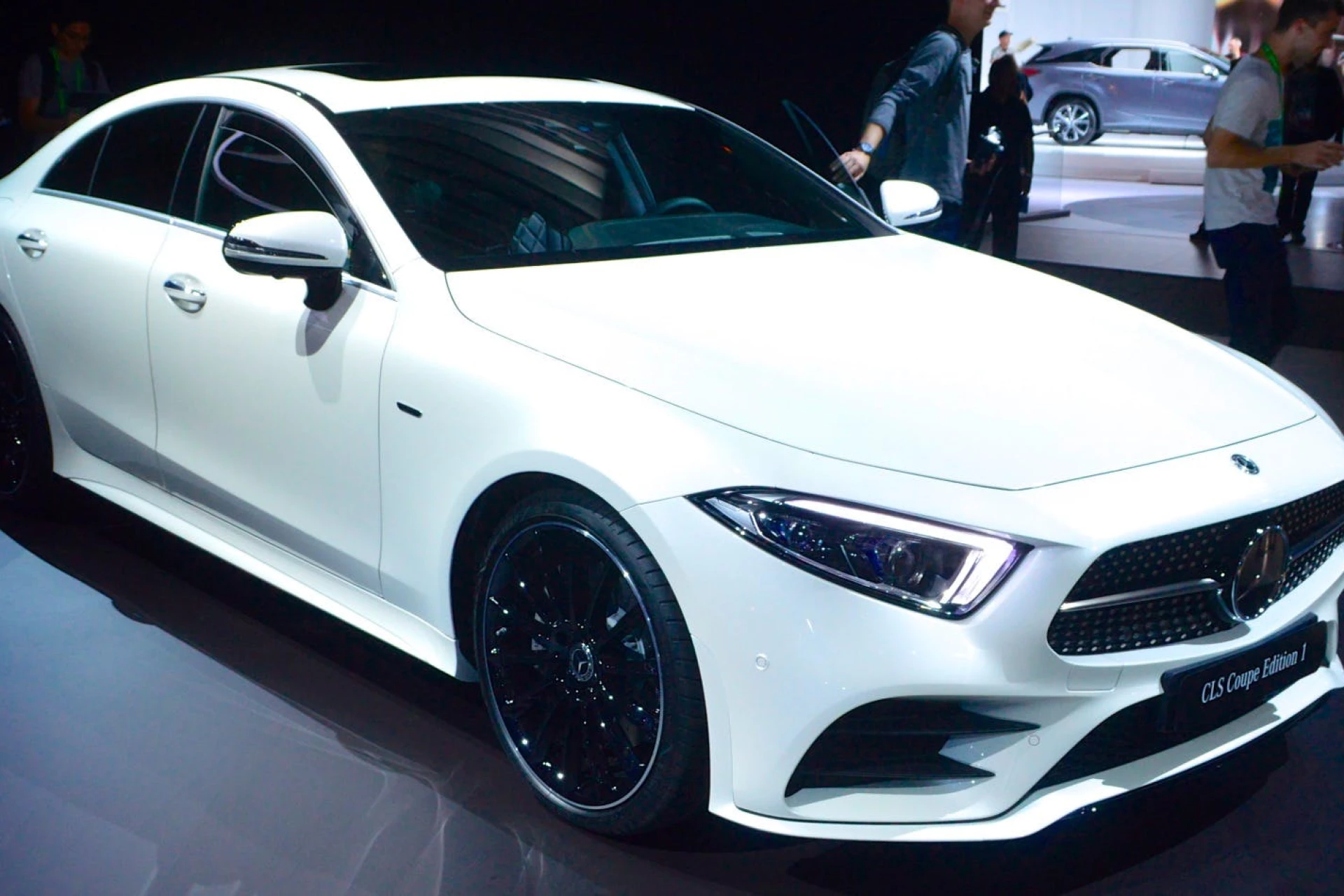 New-generation Mercedes-Benz CLS makes its debut
