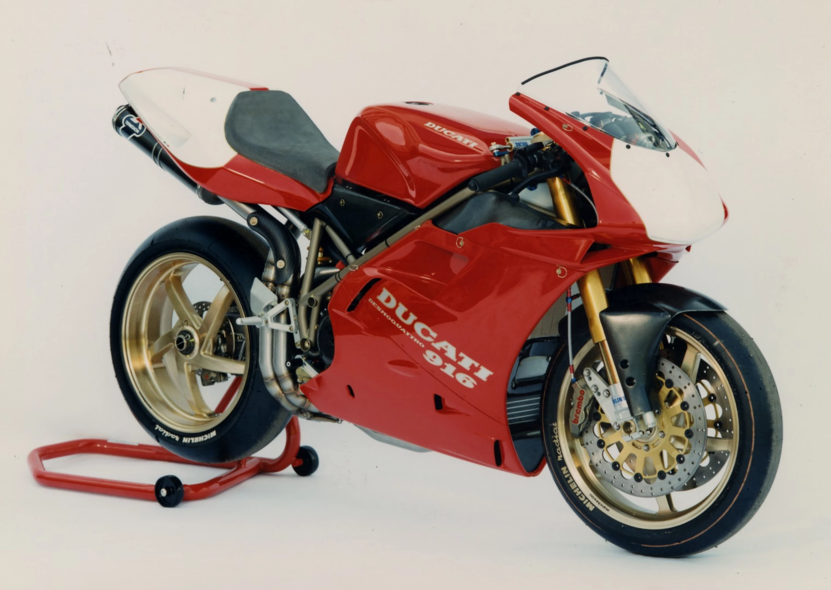 Ducati goes to town with 25th Anniversario 916 tribute bike