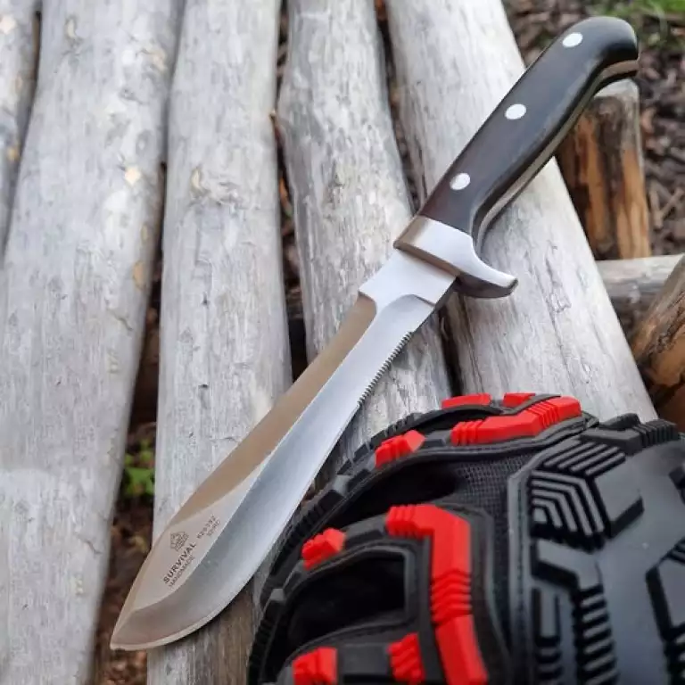 The Puma White Hunter: A Legend of Hunting Knife Design