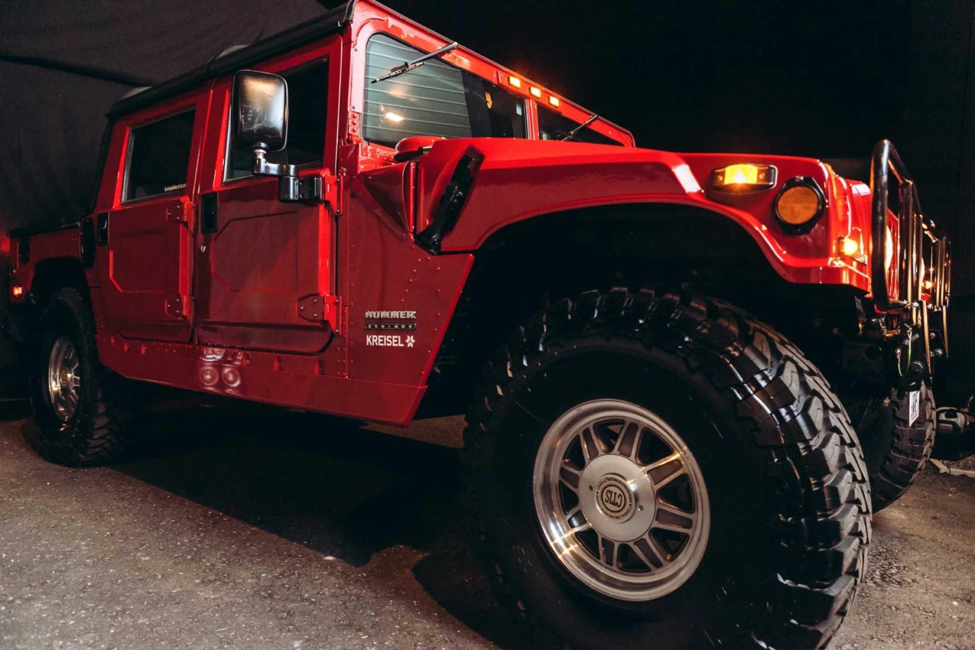 Kreisel and Schwarzenegger show off all-electric Hummer