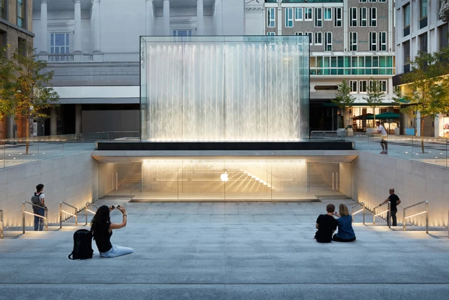Apple's new store in Italy welcomes visitors through a giant glass fountain