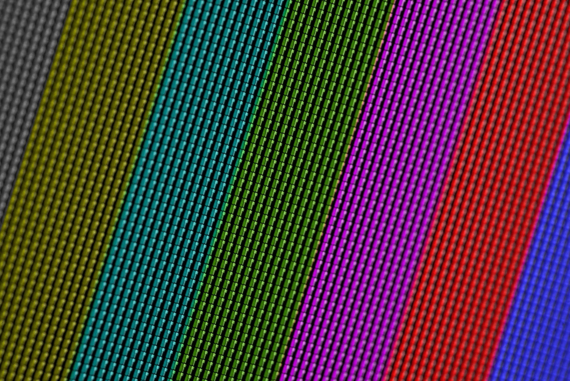 World's smallest LED pixels squeeze into ultra high definition display