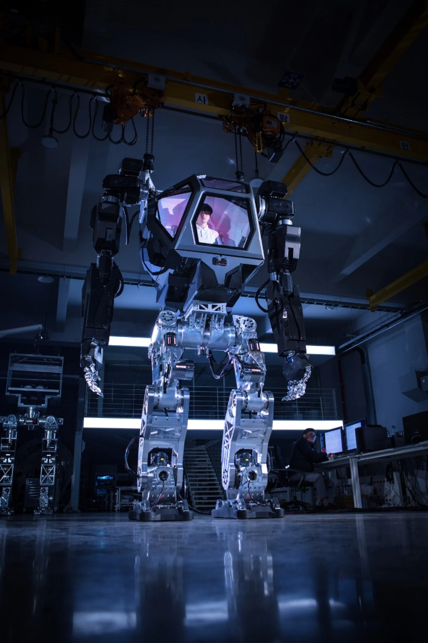 13-foot-tall Korean mech suit aims to assist with Fukushima cleanup