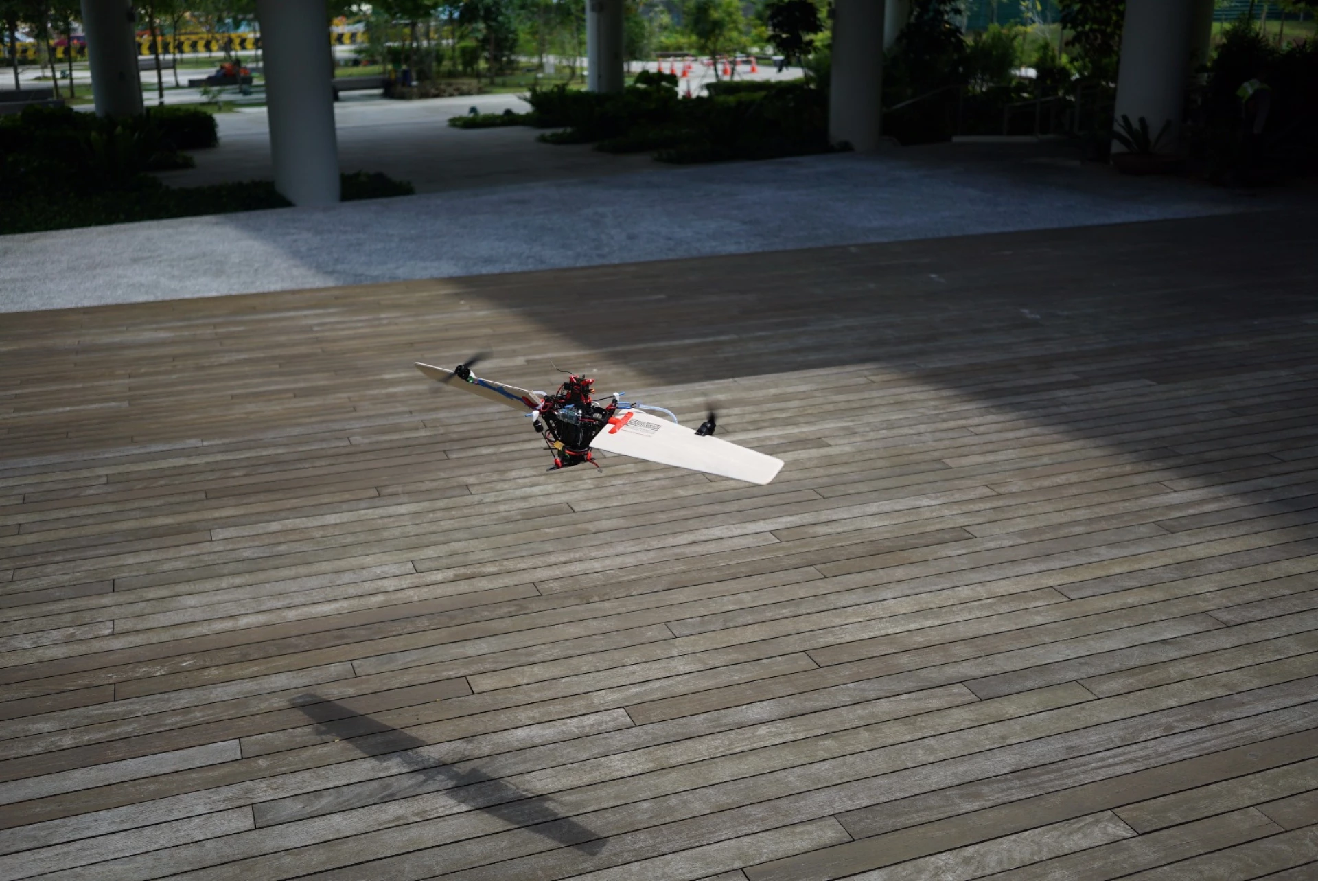 "THOR" hybrid UAV hovers like a helicopter, flies like a plane
