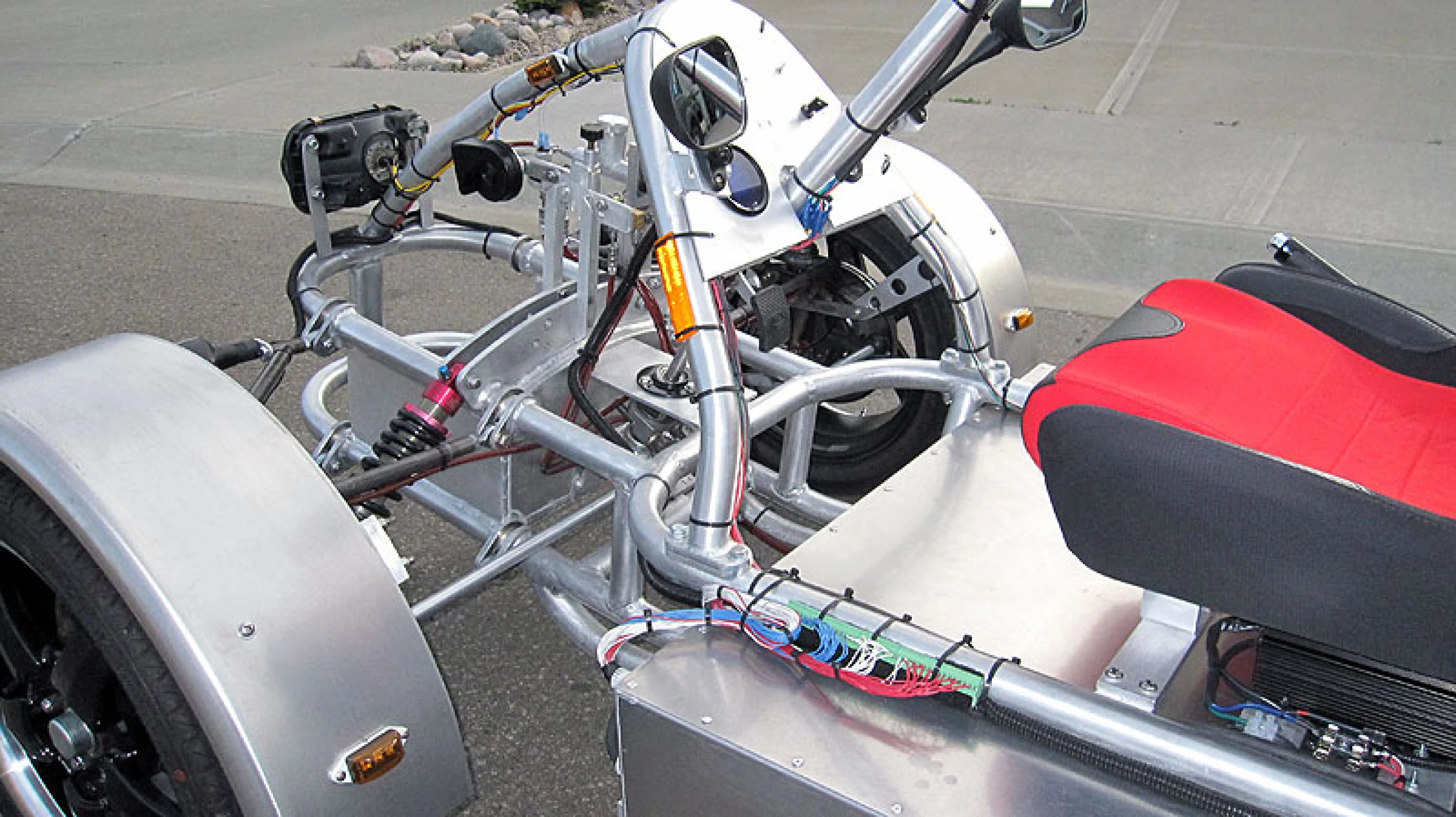 Video profile: The Lithium Hawk homebuilt EV