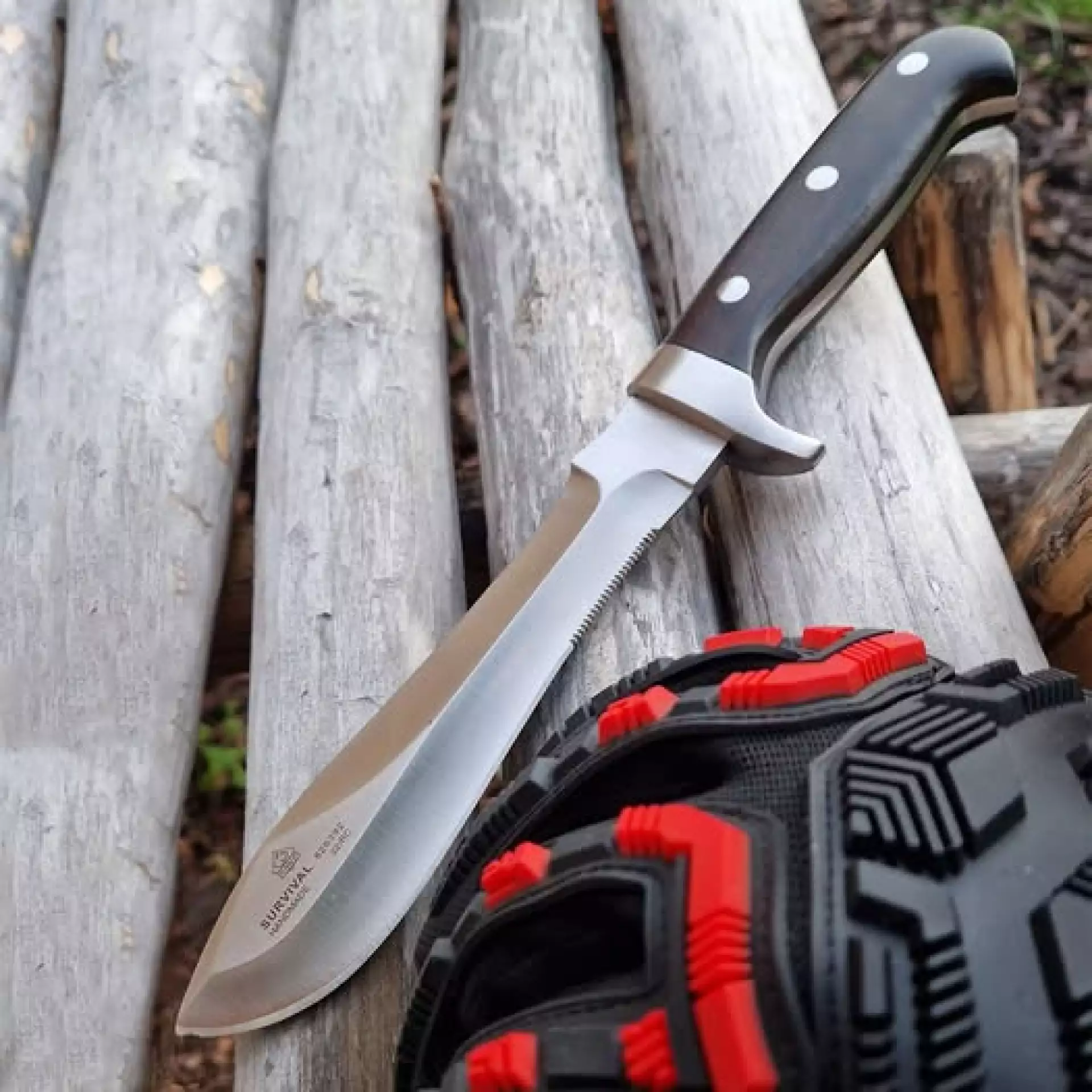 The Puma White Hunter: A Legend of Hunting Knife Design