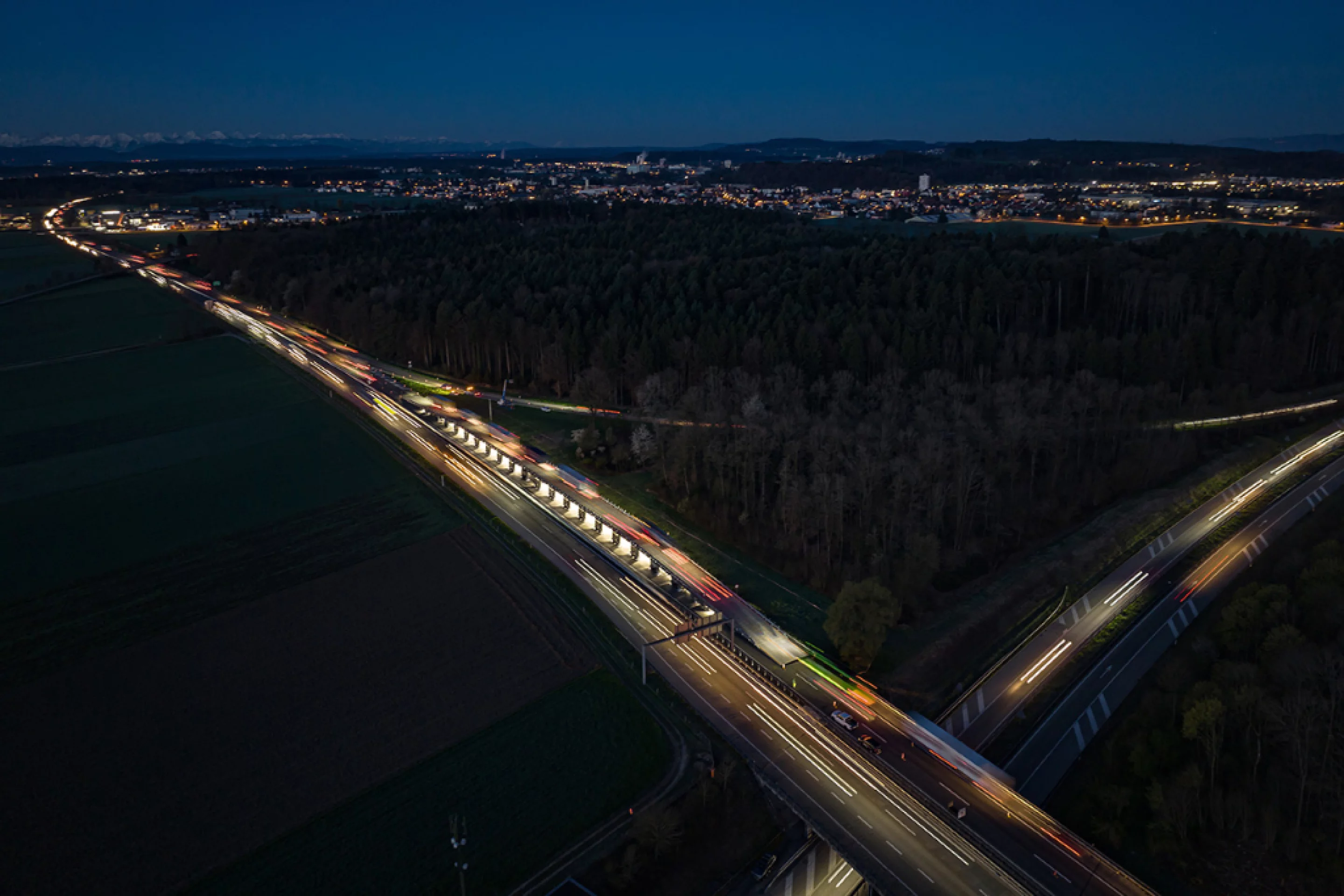 Portable bridge unlocks road construction without traffic diversions