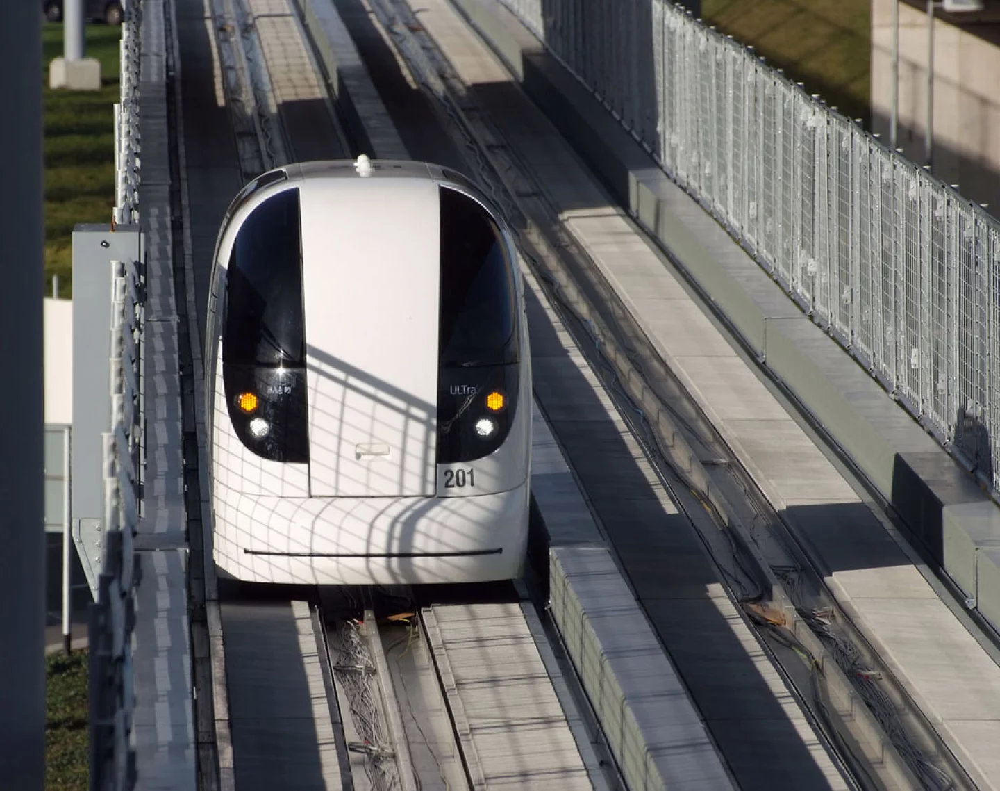 ULTra PRT autonomous vehicles now operating at Heathrow Airport