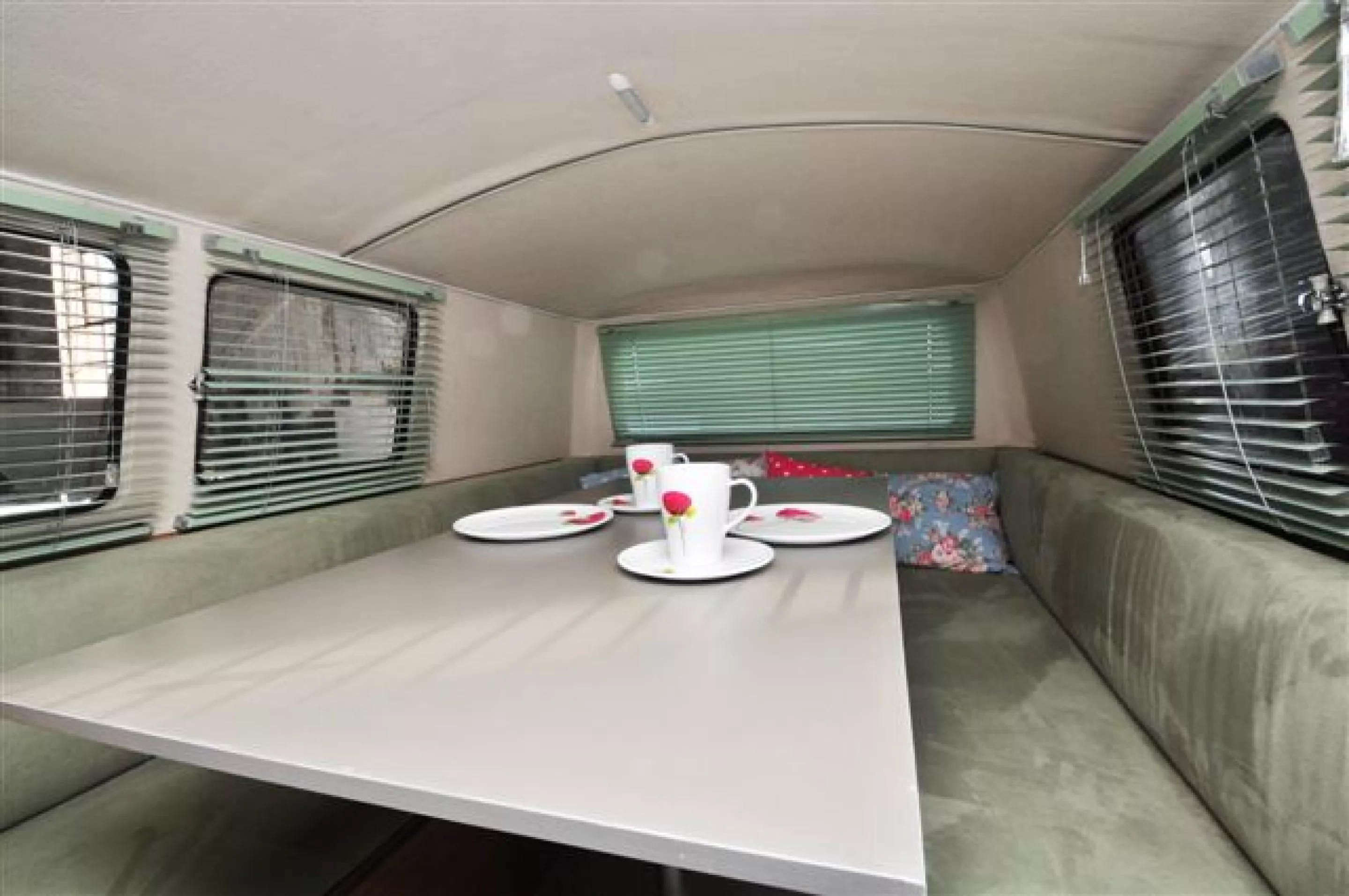 Dub box introduces retro-styled trailers for campers and foodies
