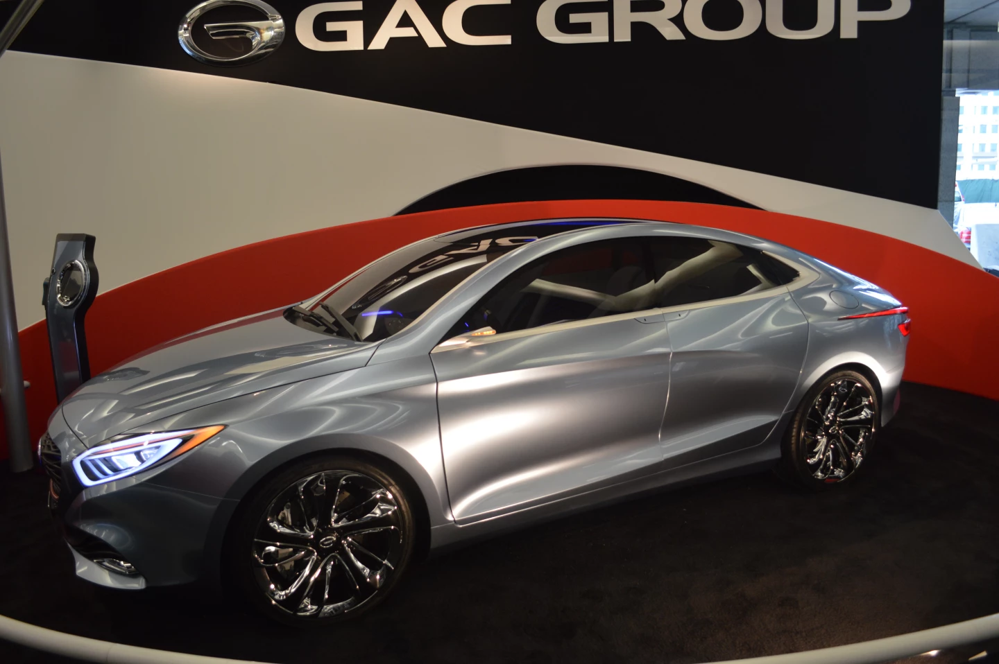 China's GAC shows stunning E-JET plug-in hybrid concept