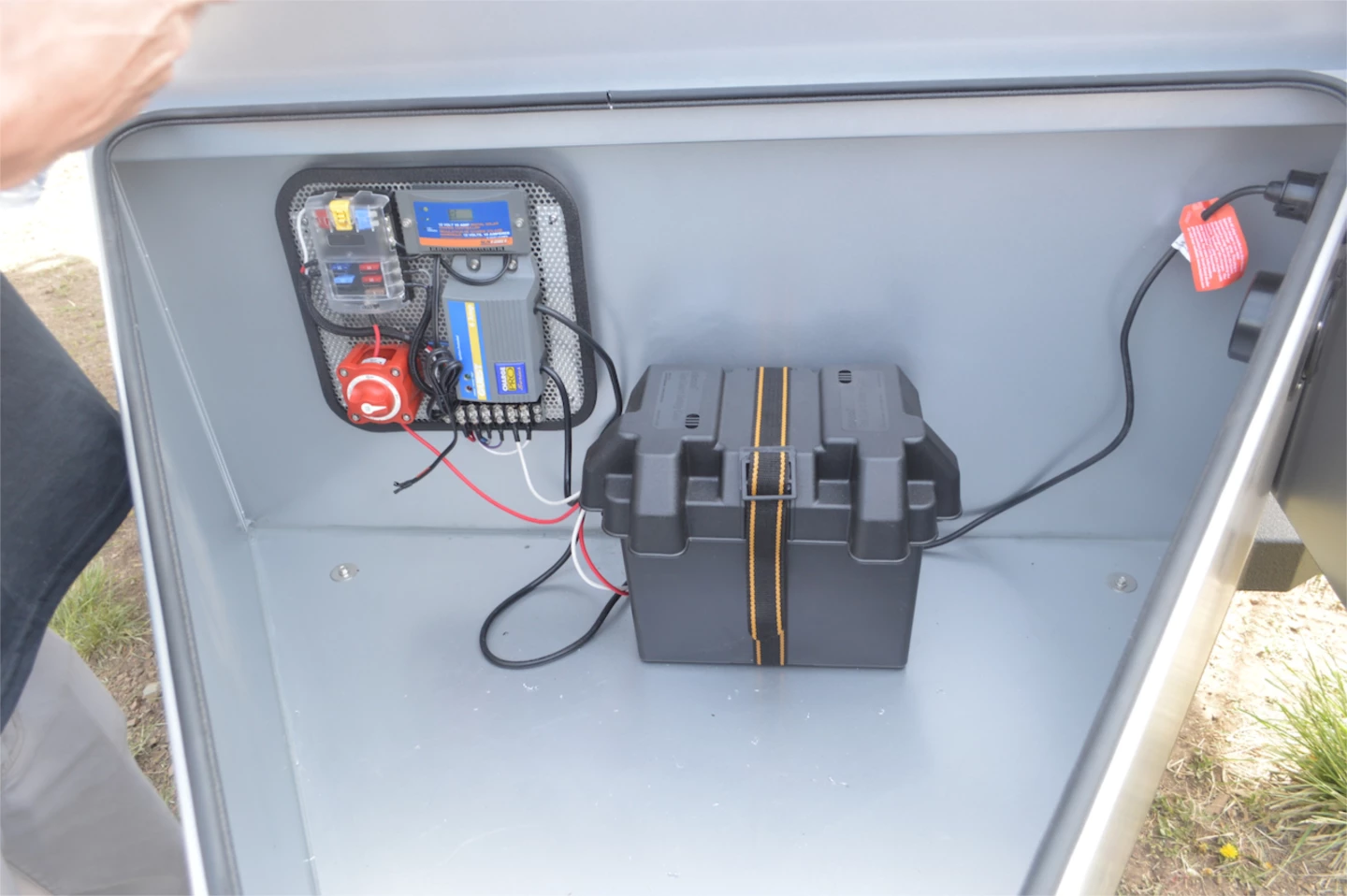 Turtleback Trailer feeds, cleans and shelters you off grid