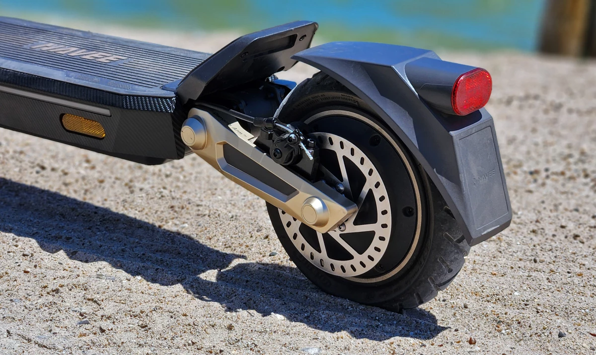 Navee ST3 Pro electric scooter review: It's like a Rolls-Royce