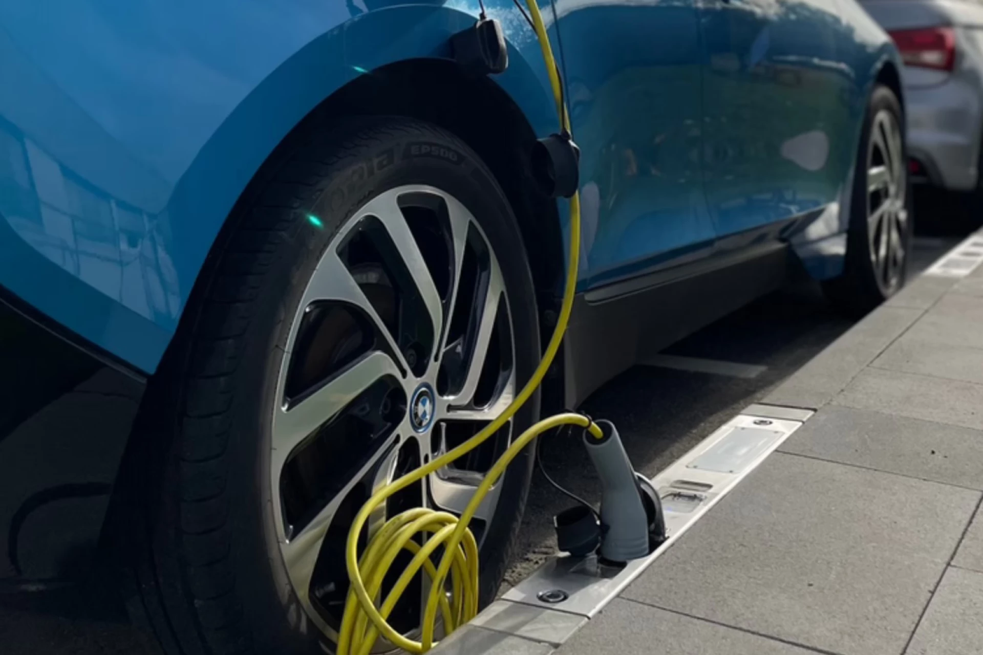 Novel curbside EV charger offers unobtrusive urban charging solution