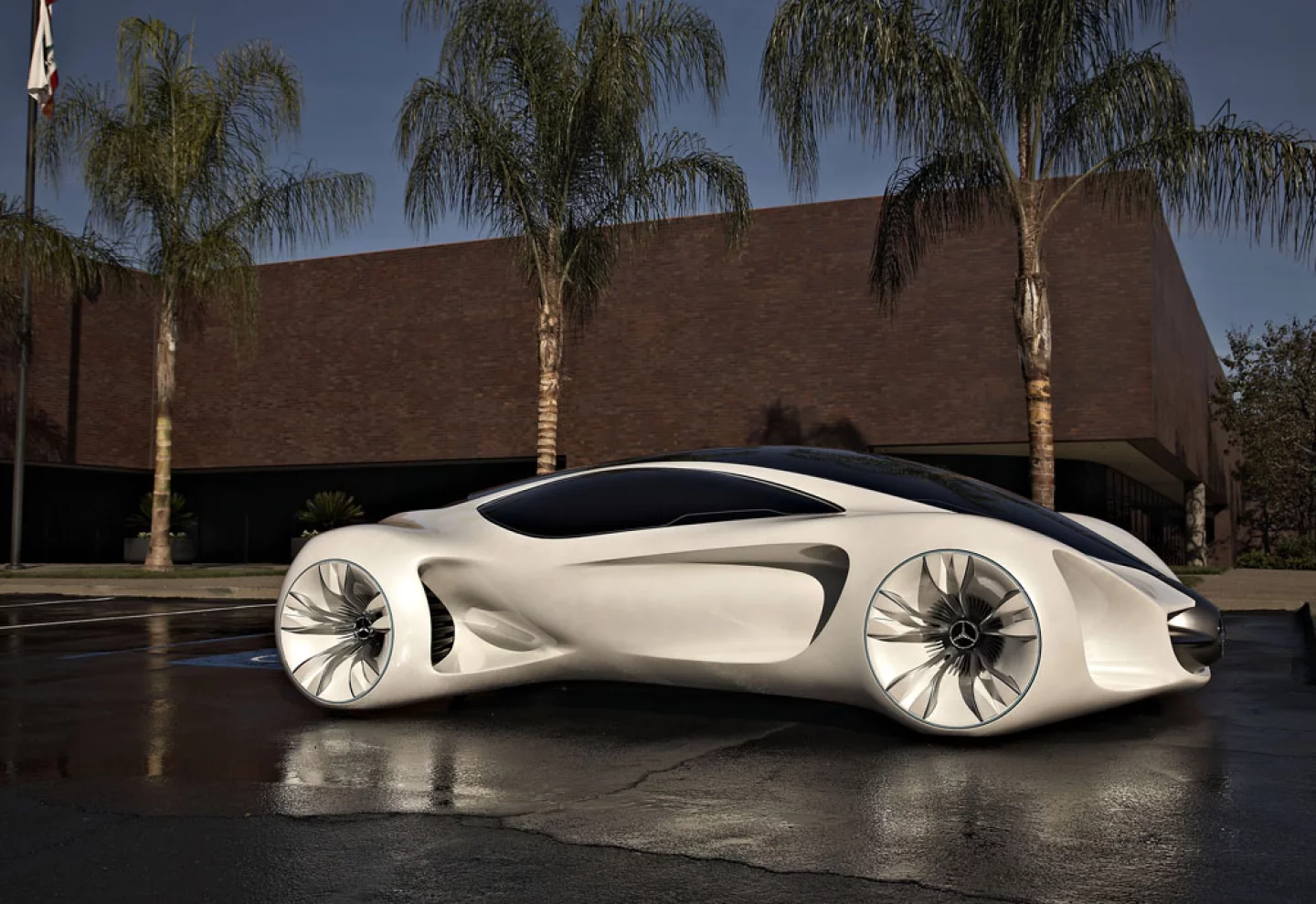 Mercedes-Benz BIOME Concept – could cars be grown in a lab?