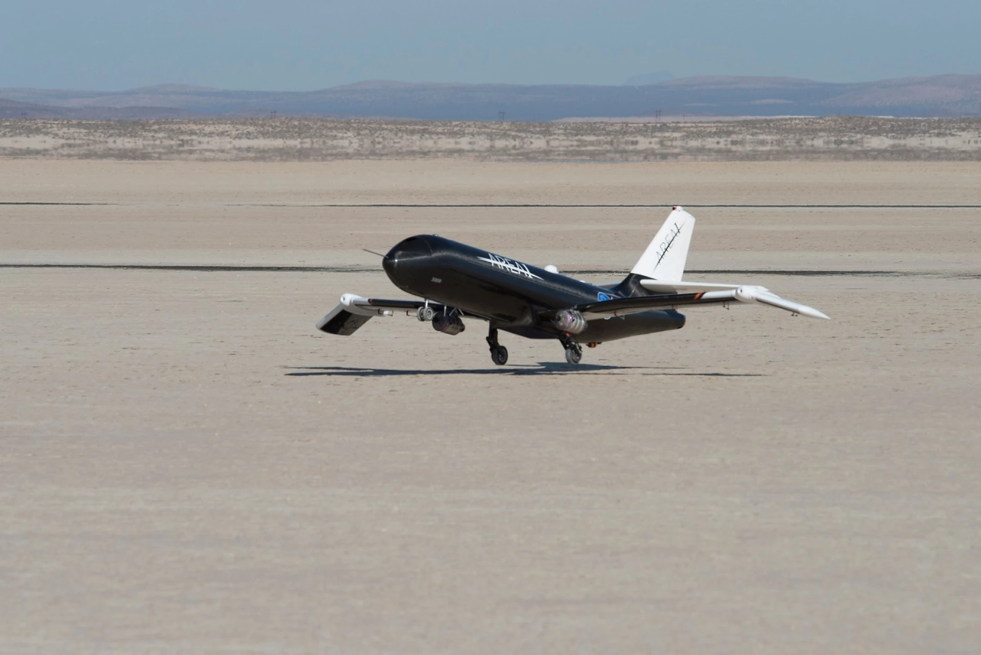 NASA turns to memory alloys for folding wings