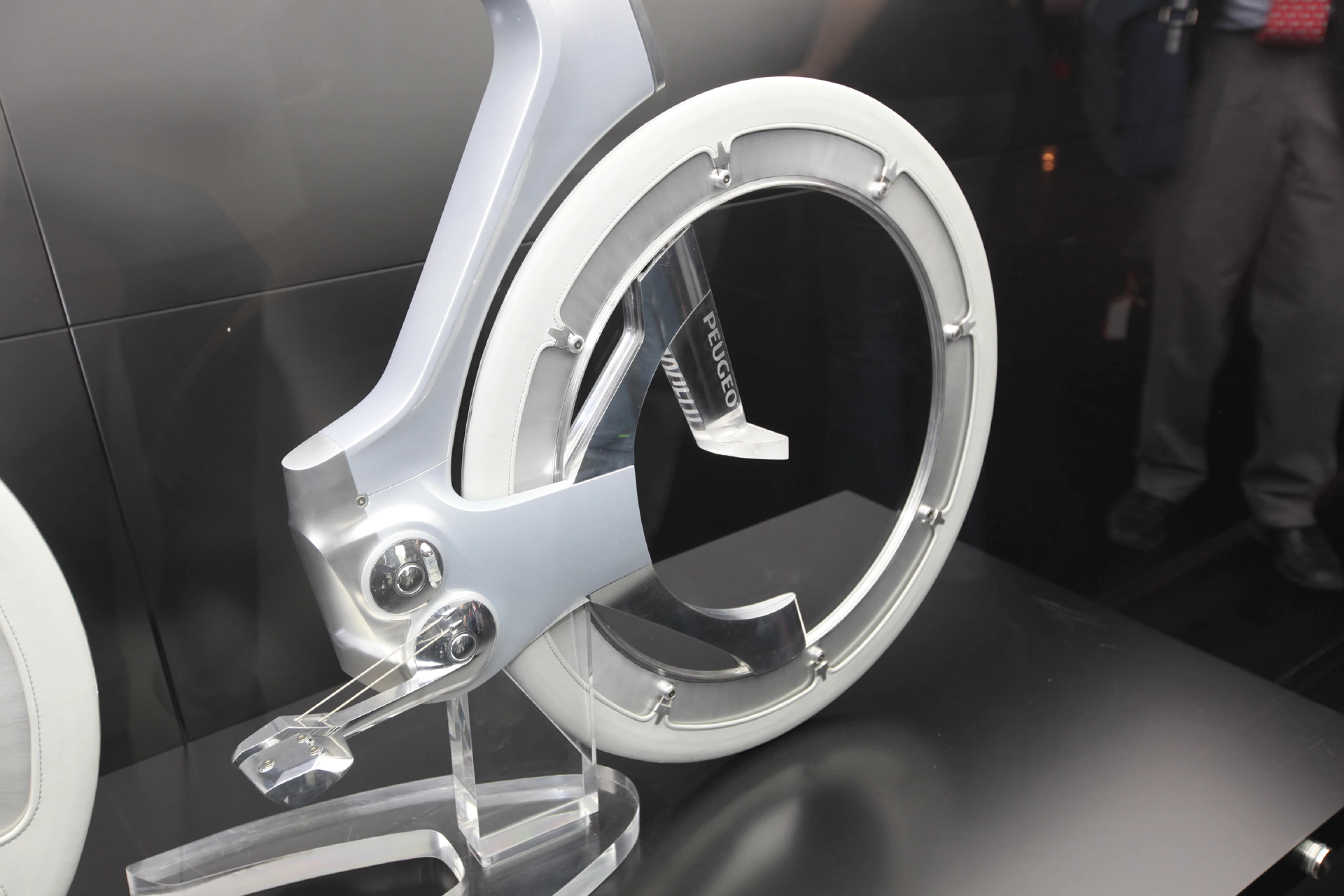 Peugeot's electric assist racing bike concept