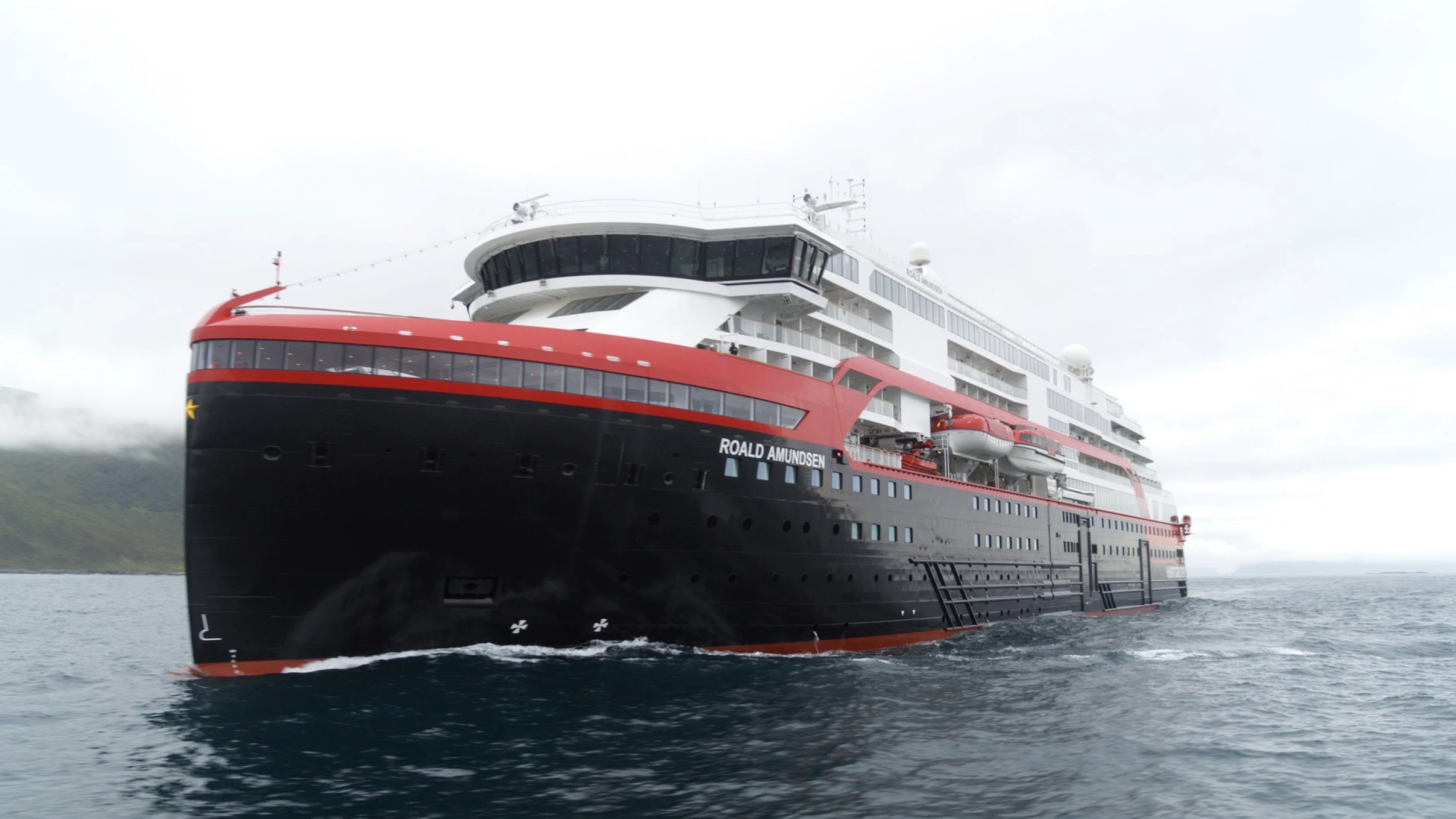 Hybrid cruise ship powers through the water on battery-power in world first
