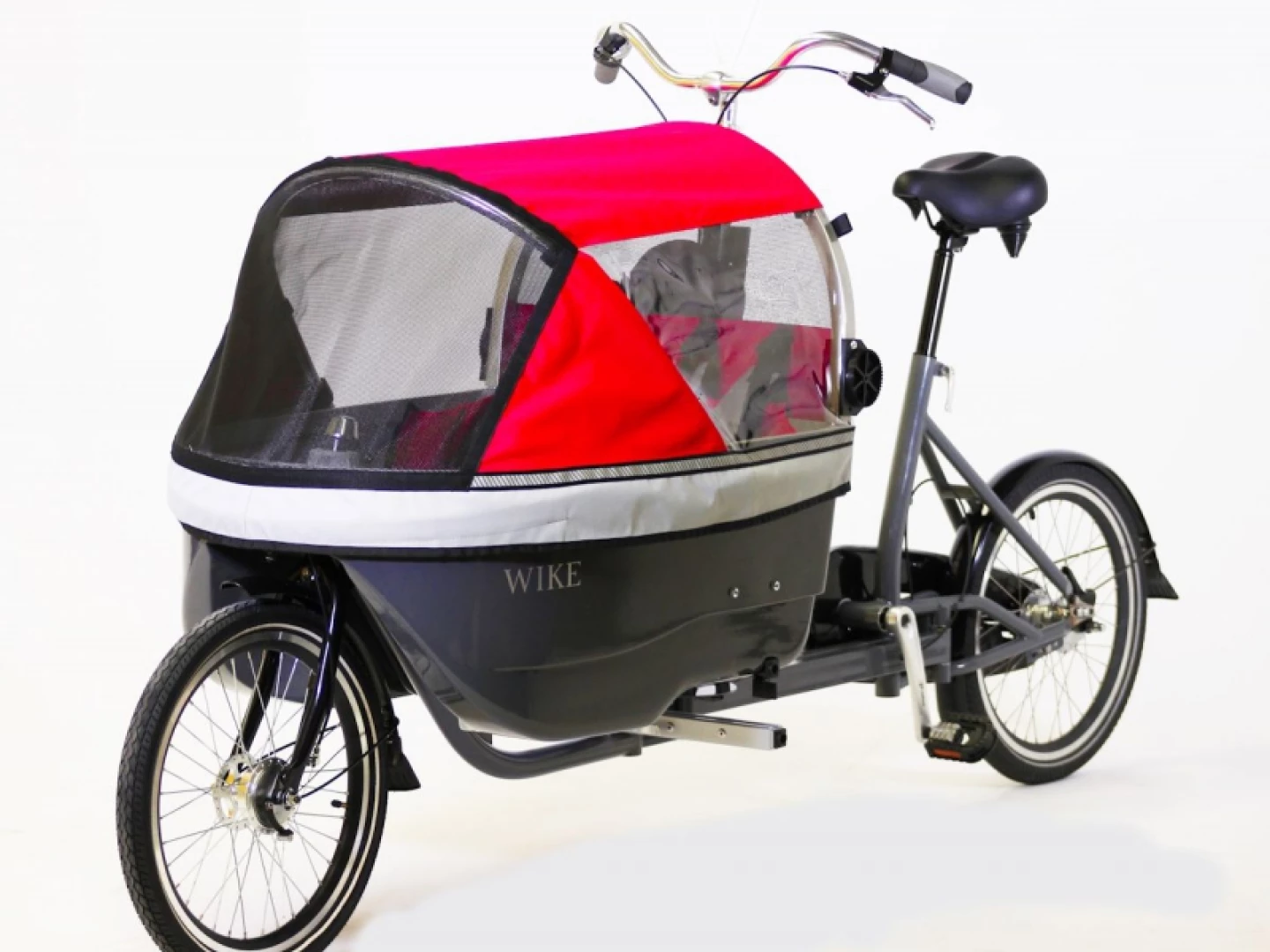 Baby-carrying bicycle transforms into a stroller in seconds