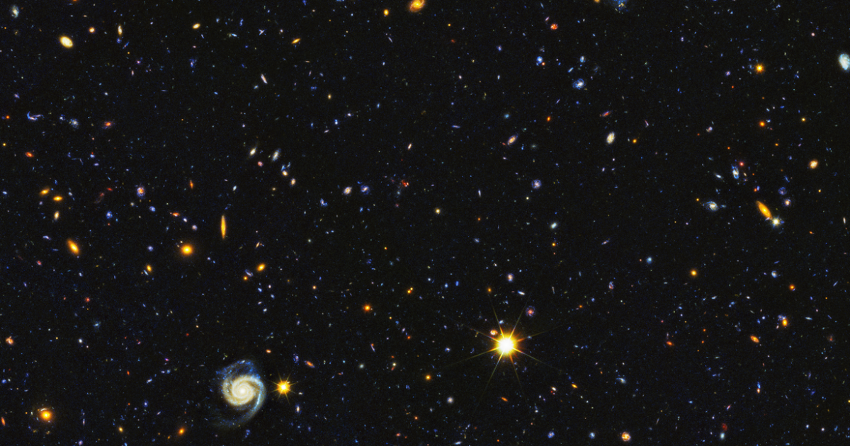 Stunning new Hubble panorama spies 15,000 galaxies