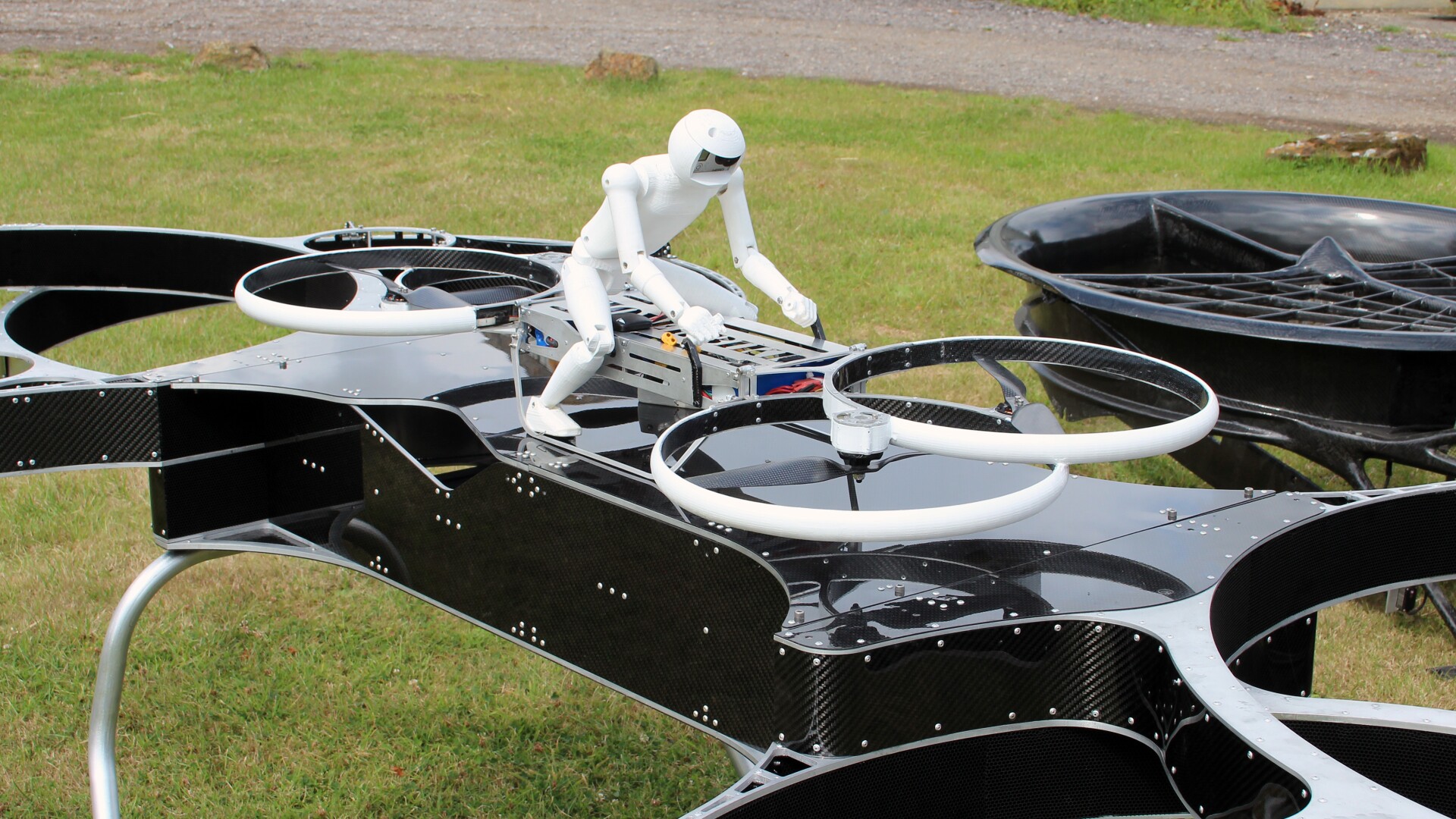 A closer look at the Malloy Aeronautics Hoverbike