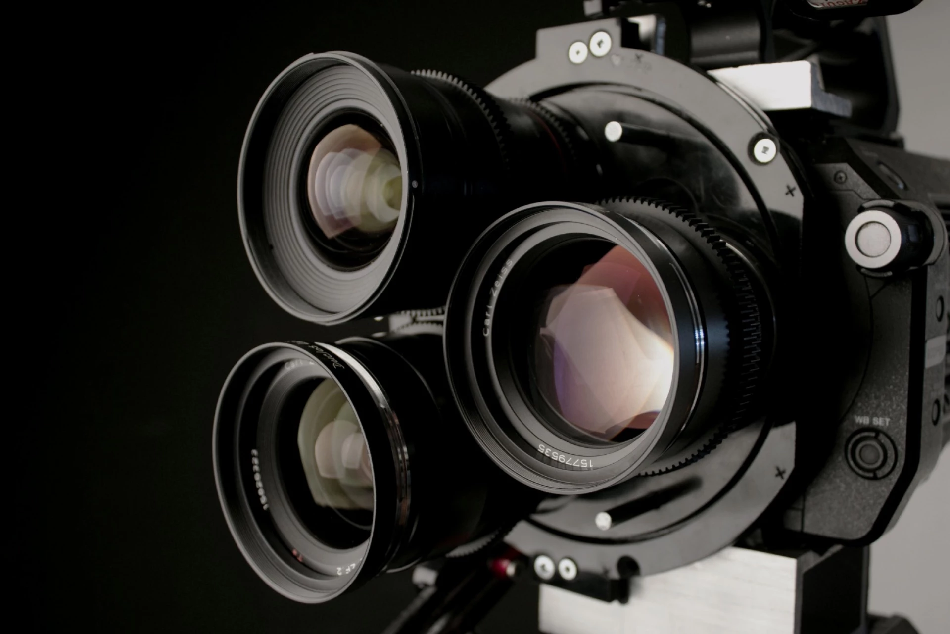 Rotating mount allows for quick lens changes during filming