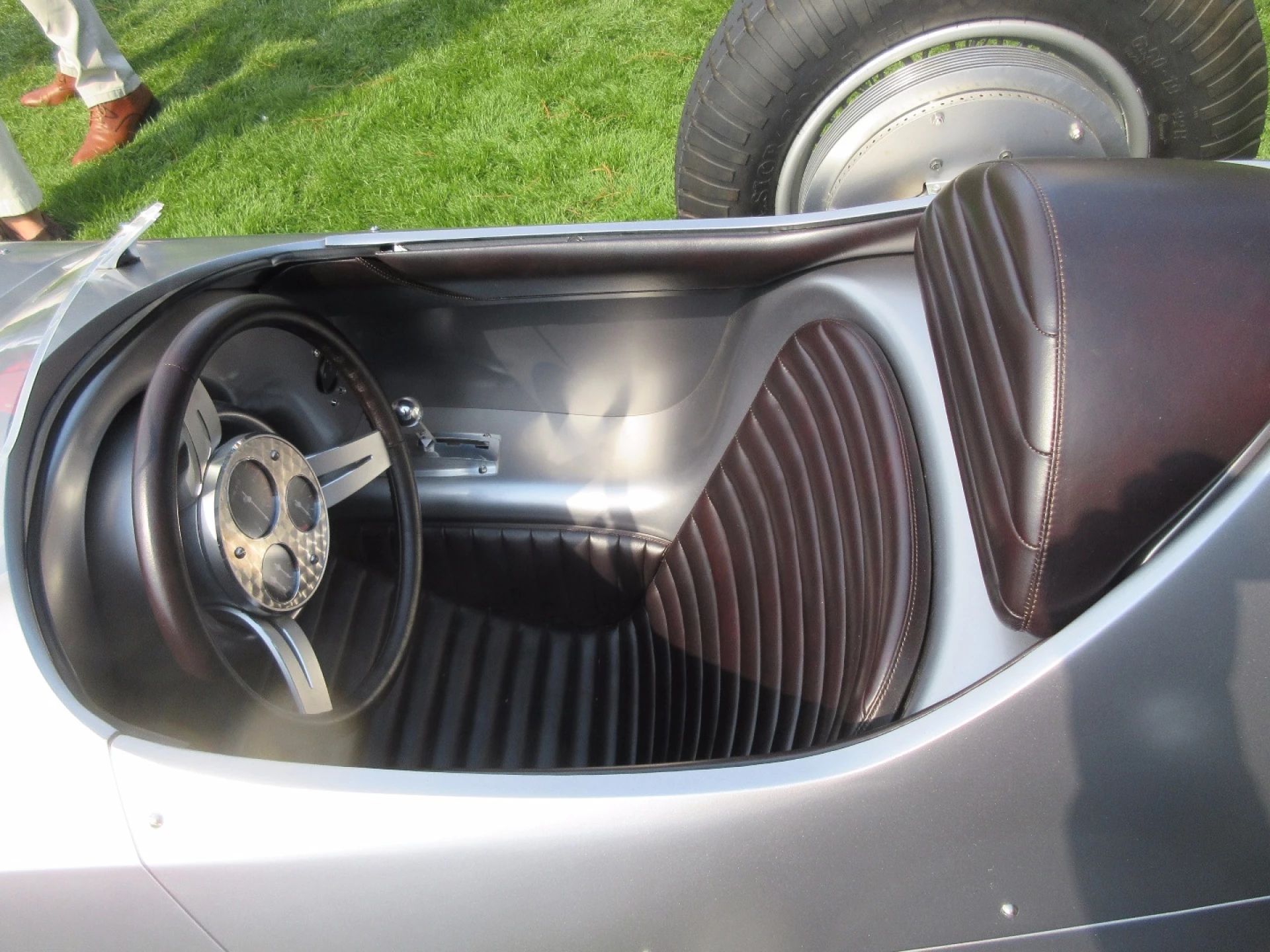 Infiniti's electrifying retro race car shines in front of the cameras