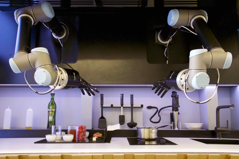Automated kitchen features robot chef
