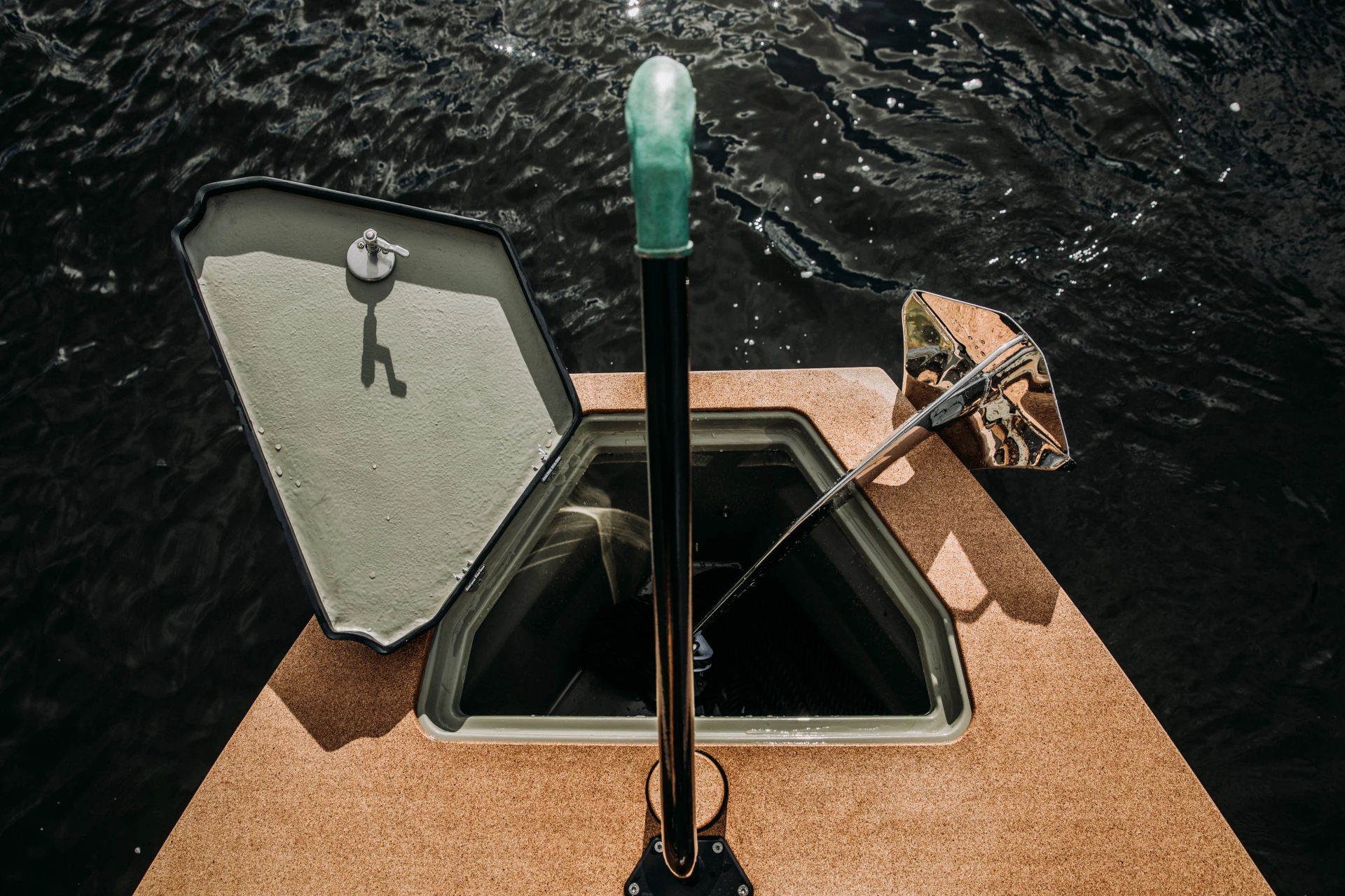 Modular, connected e-boat slips into US waters like an electric eel