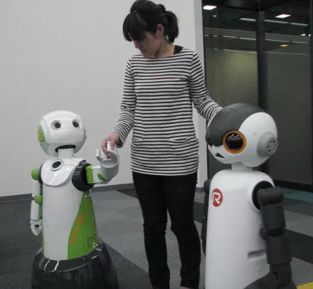 Japanese elementary school enrolls robot exchange student