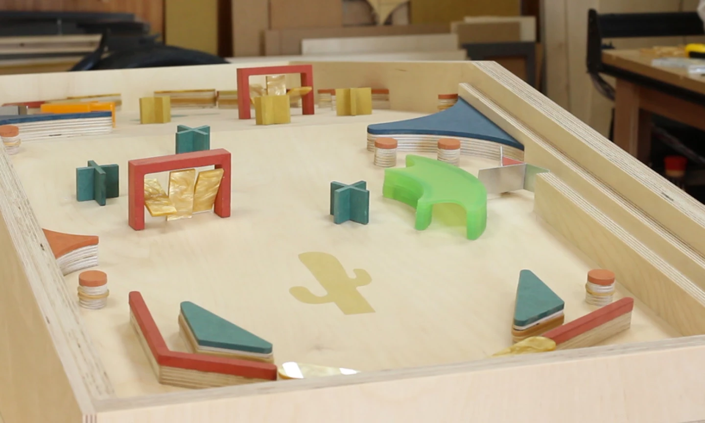 Maker creates DIY pinball machine built for two