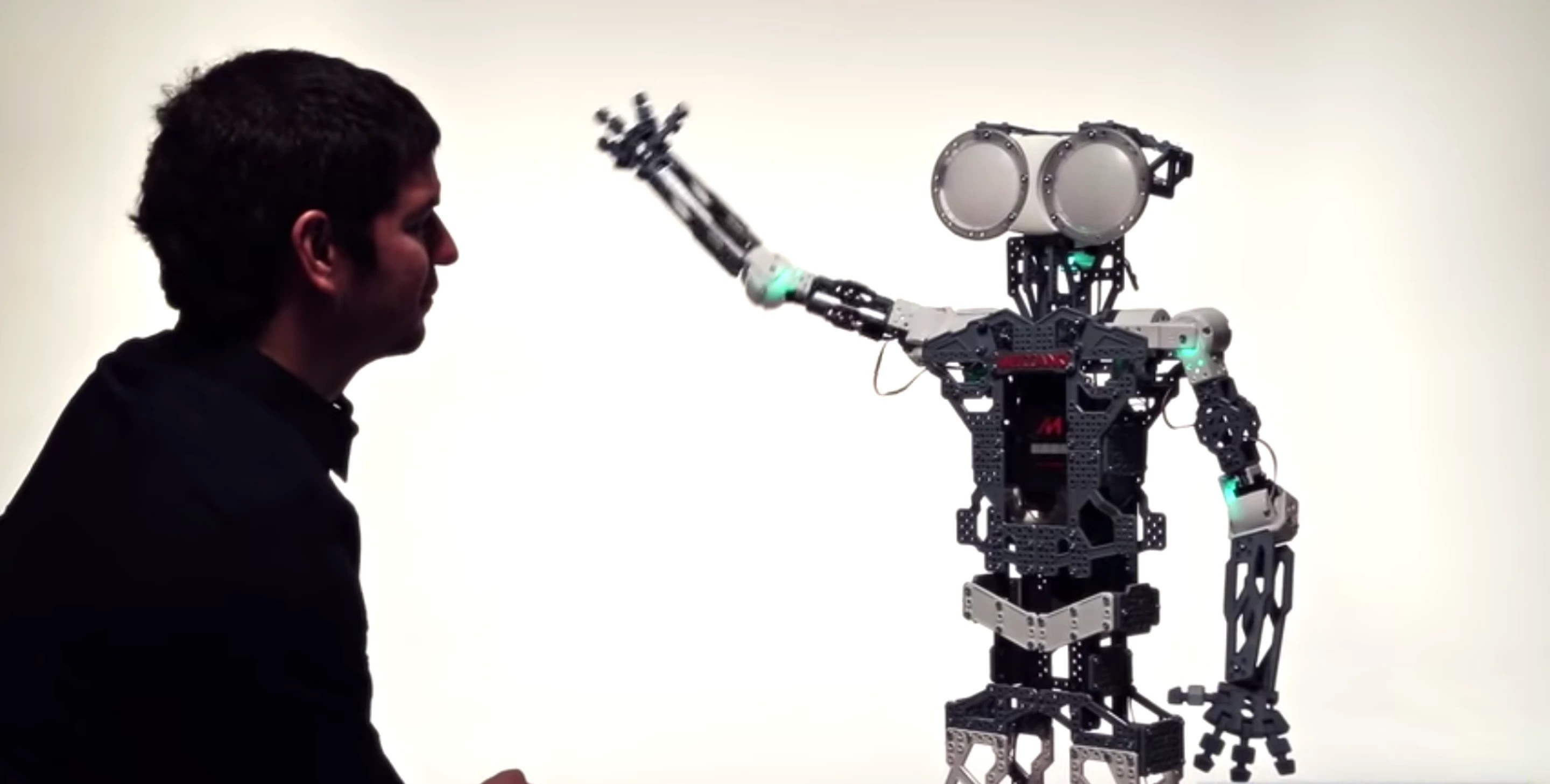 Meccanoid G15 KS brings Meccano into the robot age