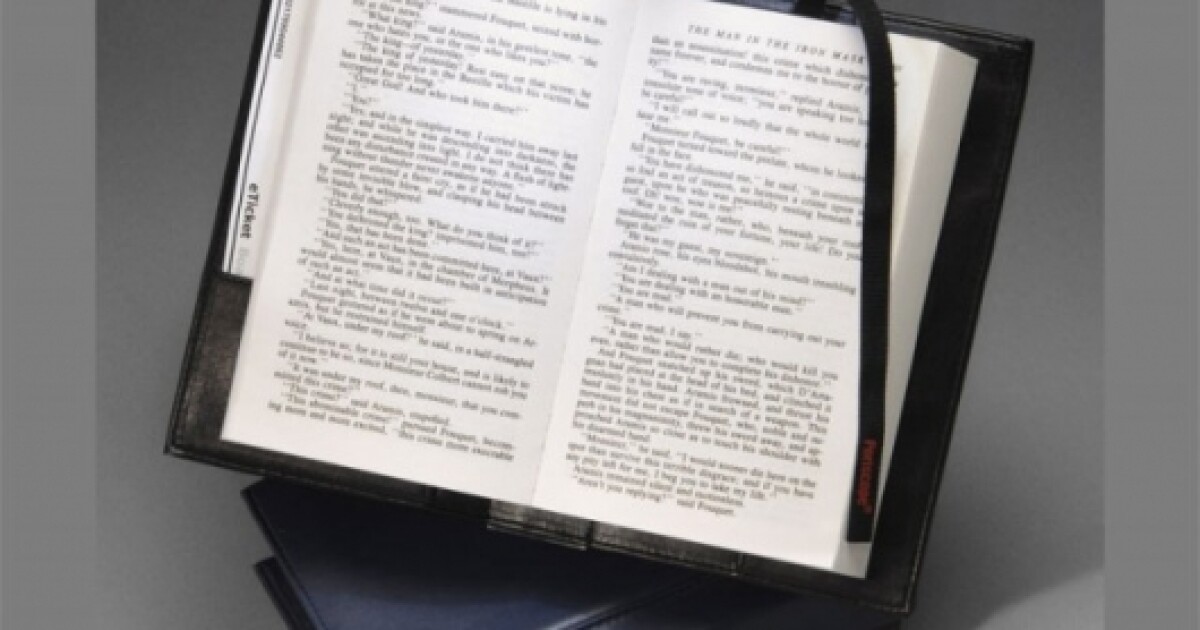 Periscope book light