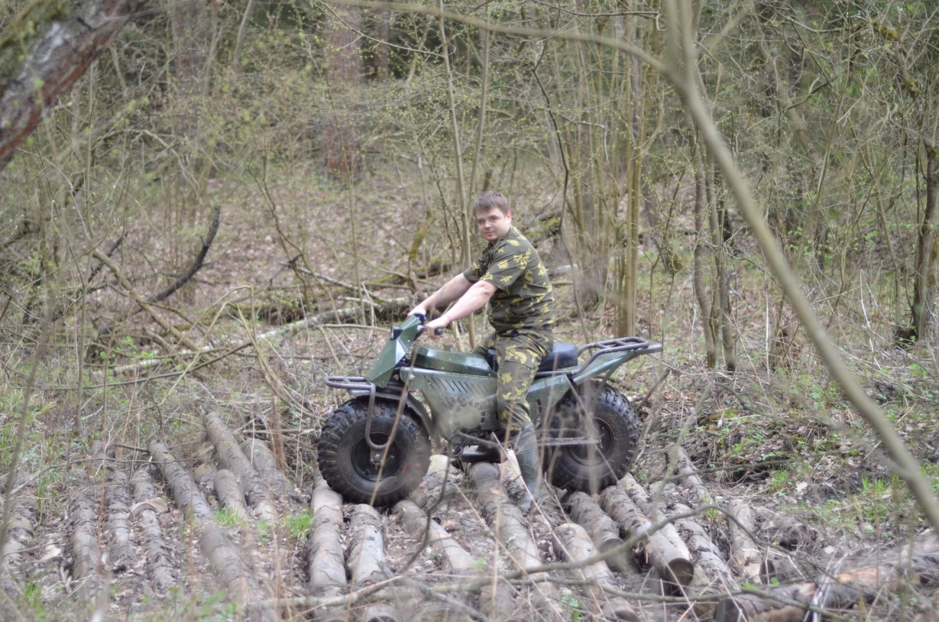 The best foldable fat-wheel 2WD Russian motorcycle you’ll see all day