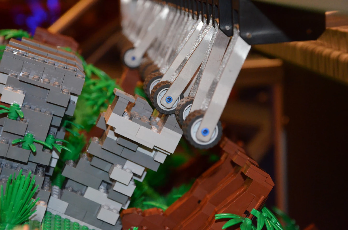 Star Wars barrel organ constructed from Lego
