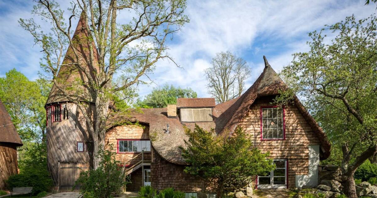 "Gingerbread House" offers fairytale living for plenty of dough