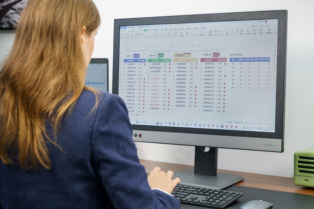 Dasung first to launch 25.3-inch eye-friendly color E Ink desktop monitor