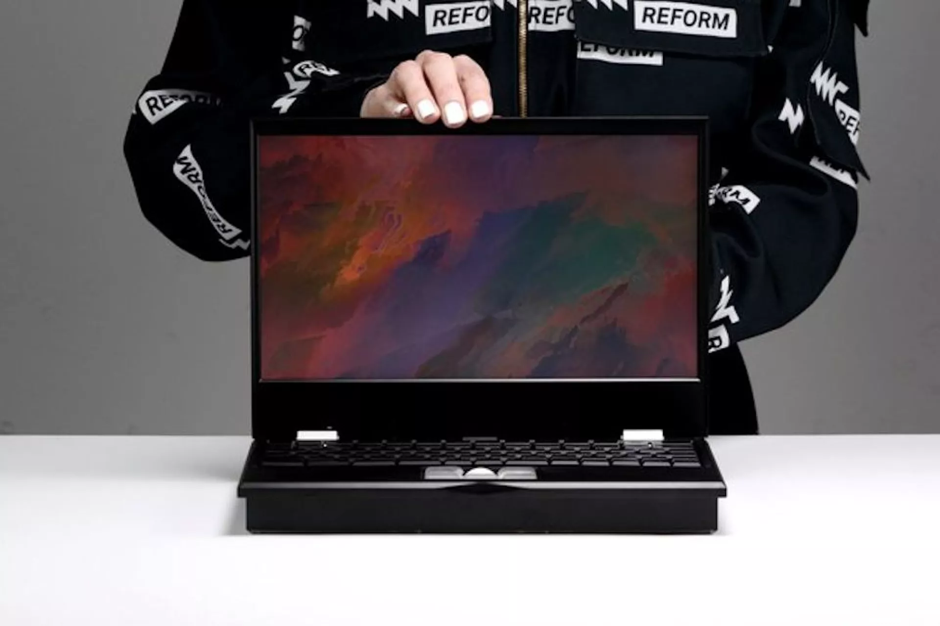 Modular laptop is designed to be hacked, tweaked and customized