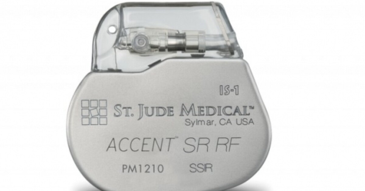Wireless pacemaker talks to cardiac specialist via Internet