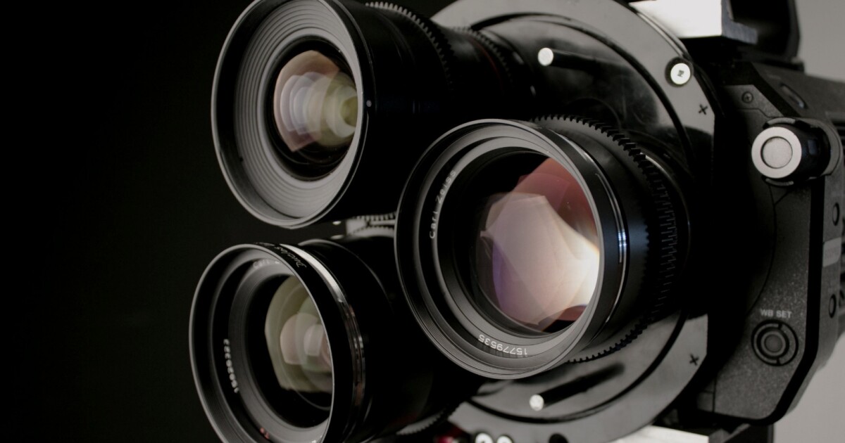 Rotating mount allows for quick lens changes during filming